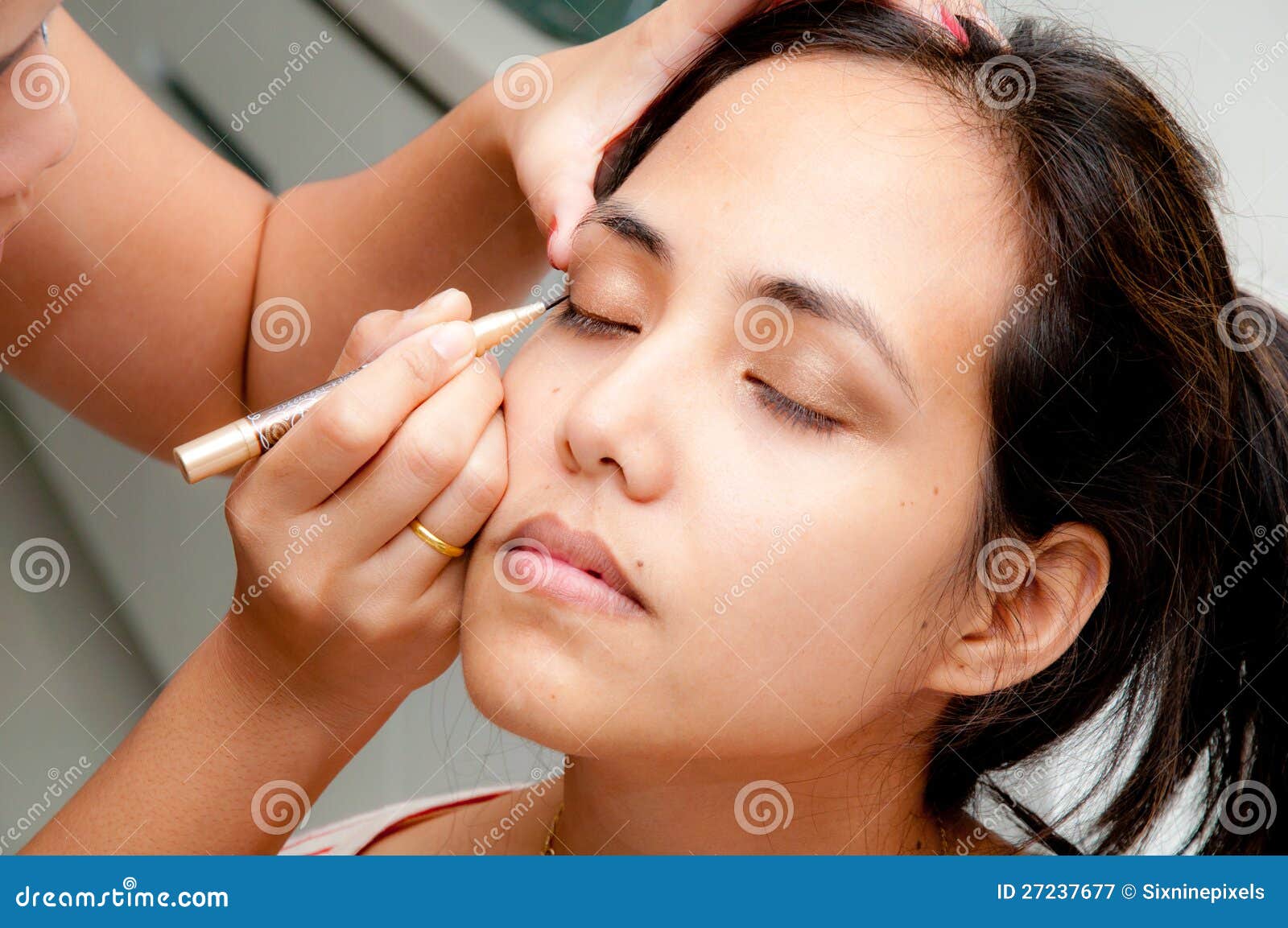 El componer de la mujer imagen de archivo. Imagen de mujer - 27237677