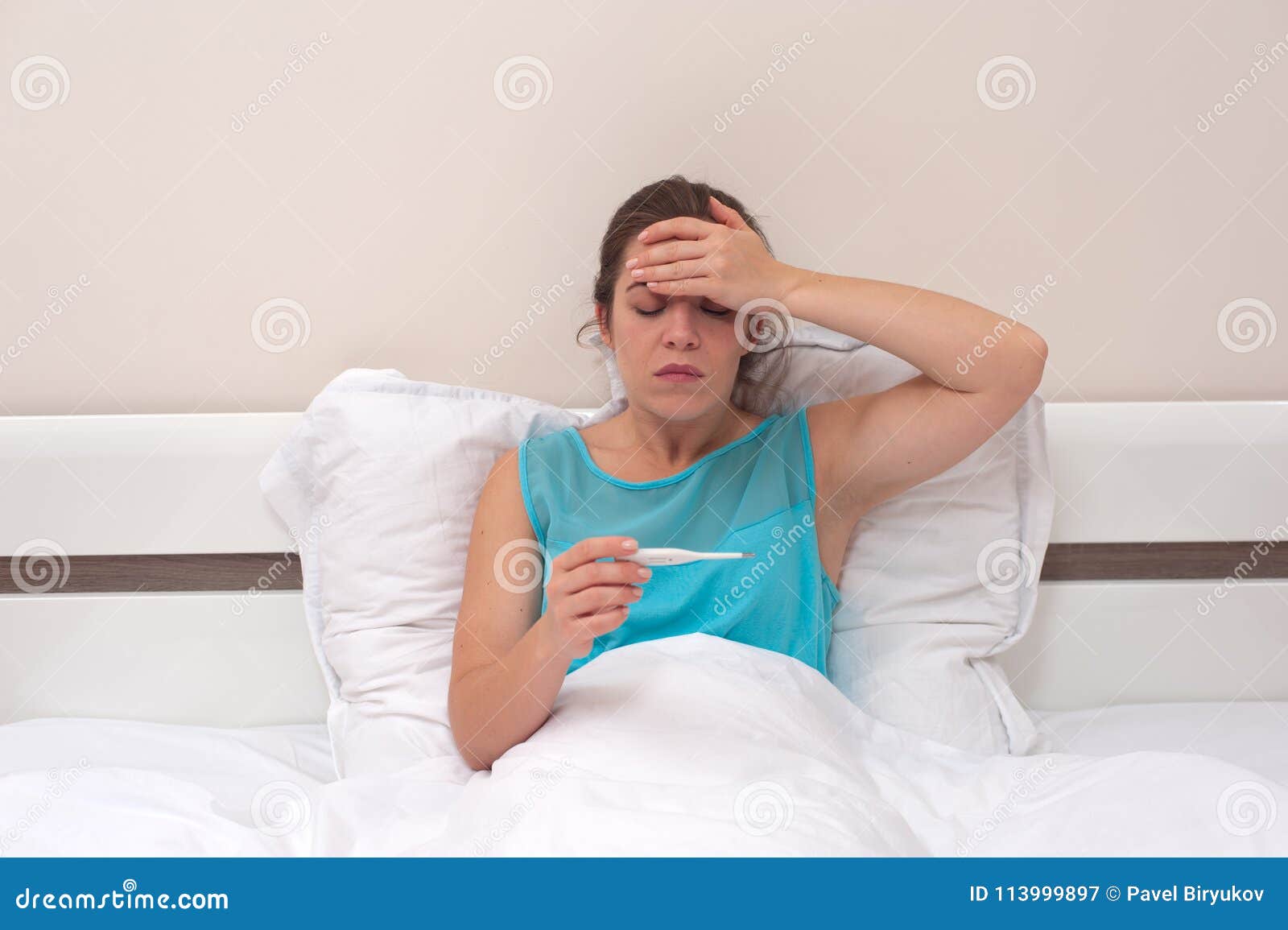 El Concepto De Gente Enferma Y Cansada Imagen de archivo - Imagen de ...