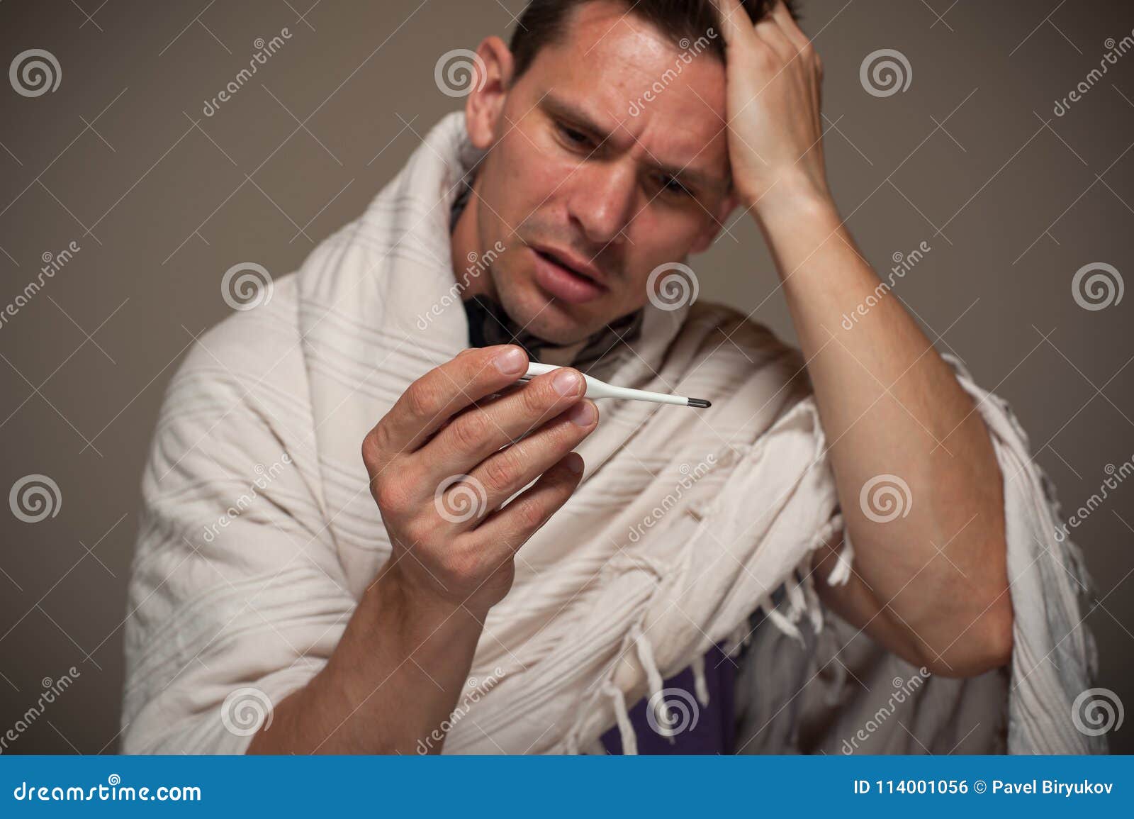 El Concepto De Gente Enferma Y Cansada Foto de archivo - Imagen de ...