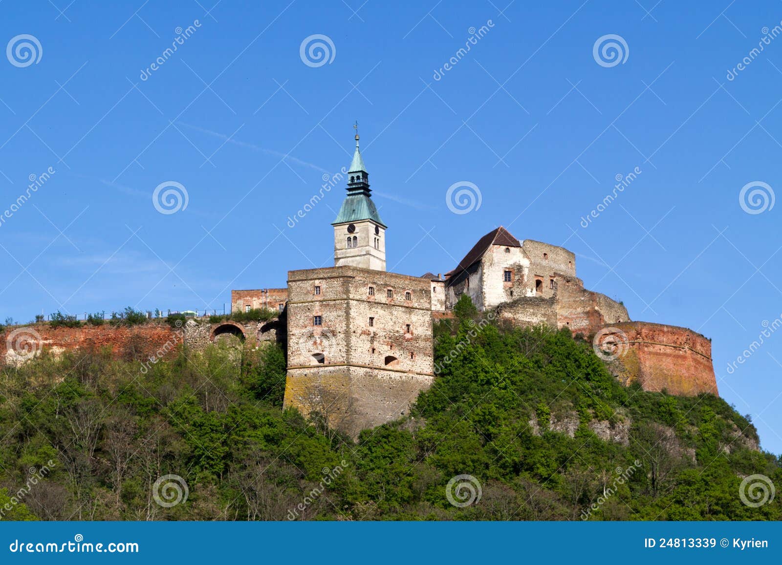 El conjeturar del castillo imagen de archivo. Imagen de exterior - 24813339