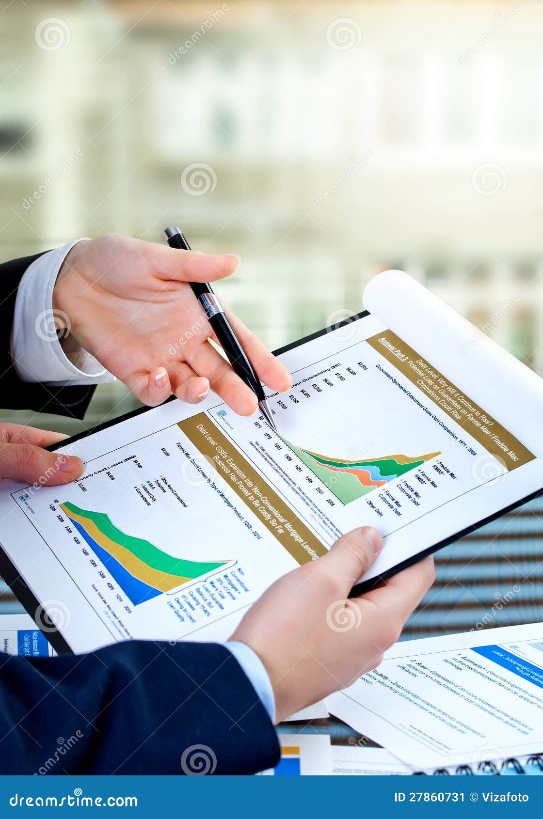 El considerar. imagen de archivo. Imagen de documento - 27860731