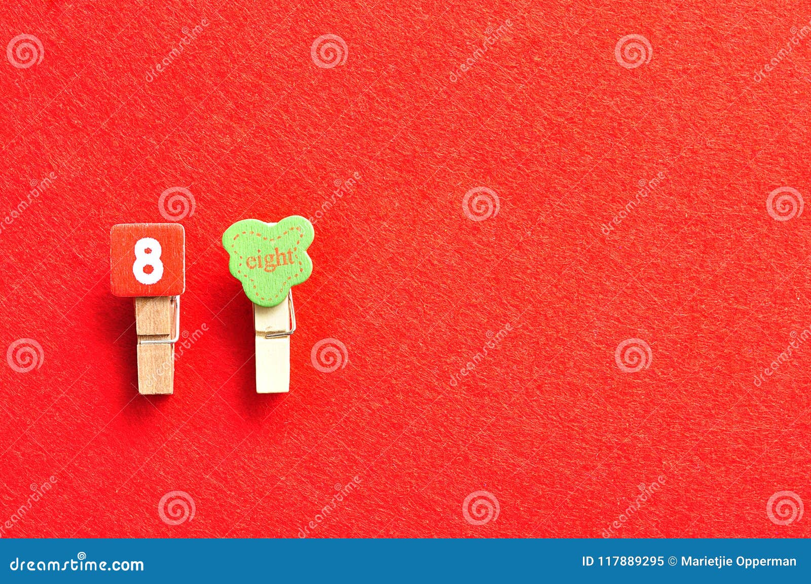 El Cuadro Ocho Con La Palabra Ocho Imagen de archivo - Imagen de color ...