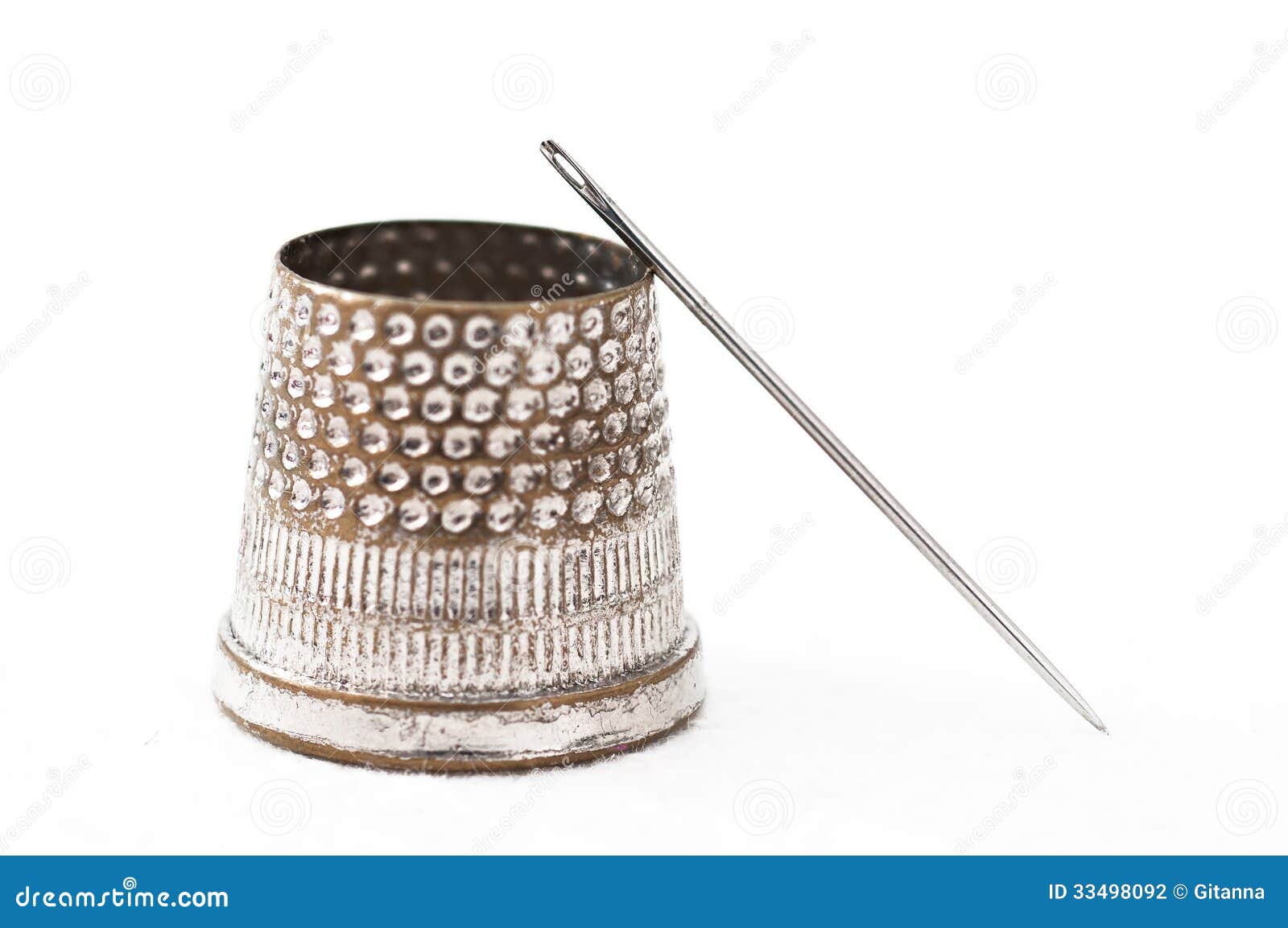 El Dedal Y La Aguja Del Sastre Foto de archivo - Imagen de dedal ...