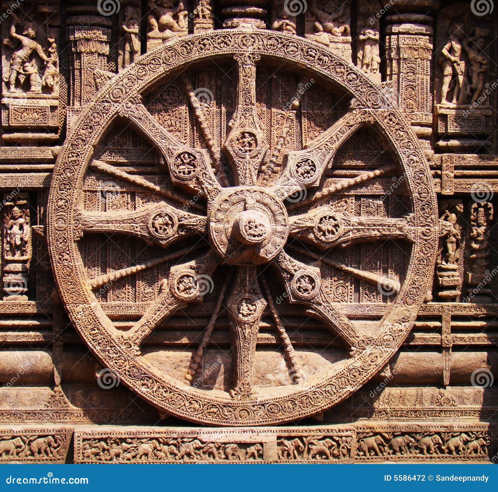 El Dharma Chakra foto de archivo. Imagen de antiguo, monumento - 5586472