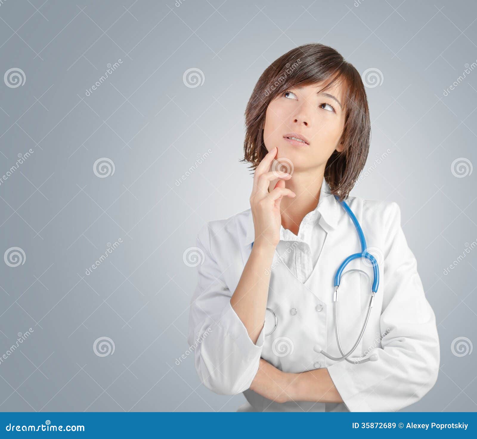 El doctor está pensando imagen de archivo. Imagen de pensativo - 35872689