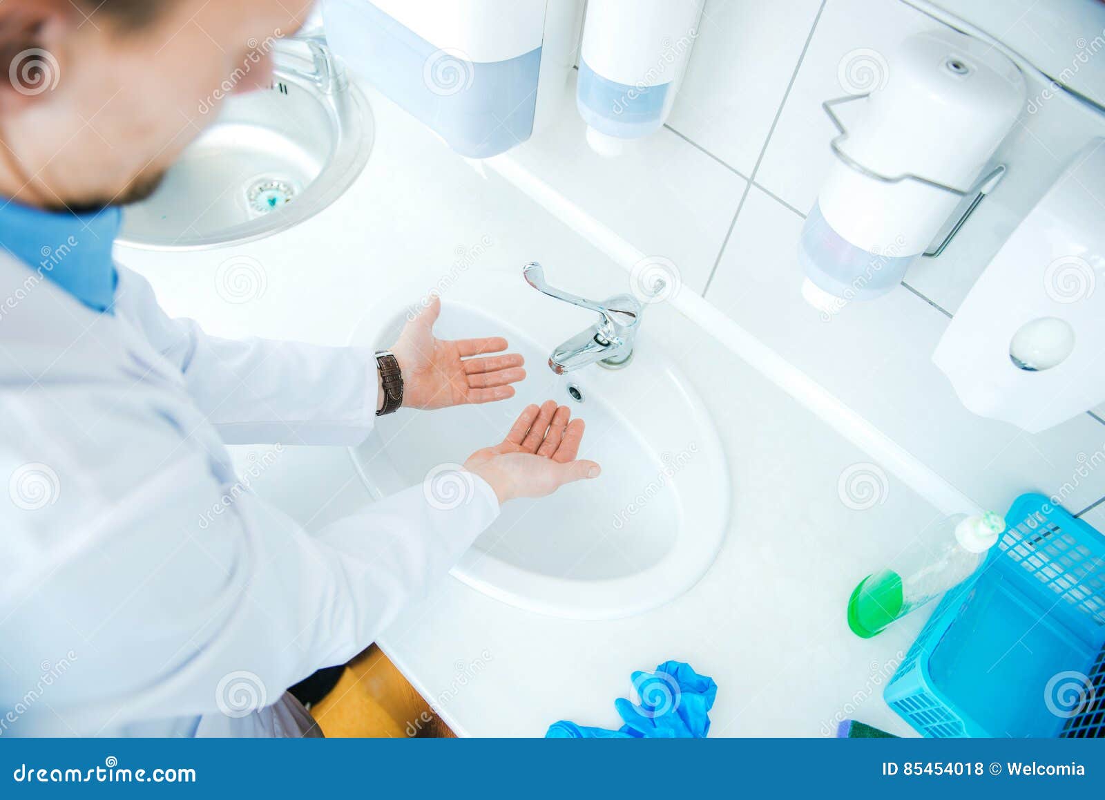 El Doctor Office Hands Cleaning Foto de archivo - Imagen de limpieza ...
