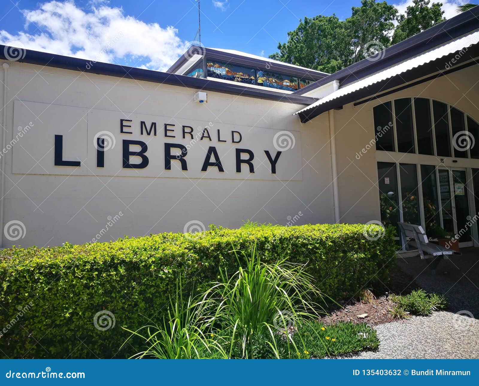 El Edificio De La Fachada De Emerald Library Fotografía editorial ...
