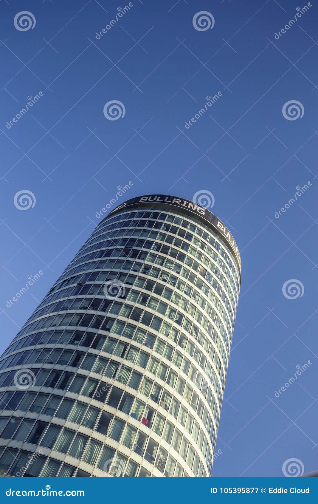 El Edificio De La Rotonda En El Cielo Azul Claro Fotografía editorial ...