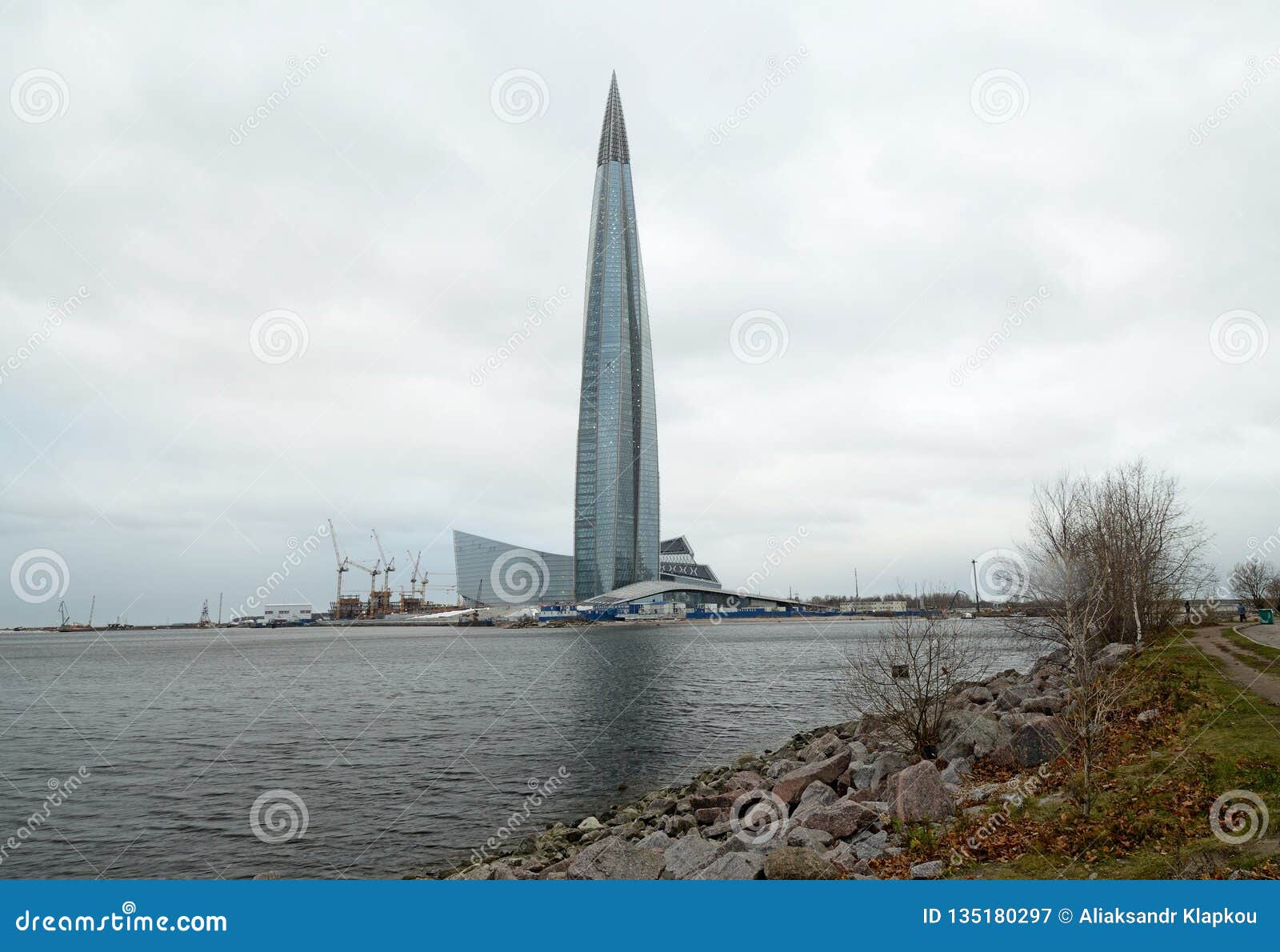 El Edificio Del Okhta-centro Fotografía editorial - Imagen de azul ...