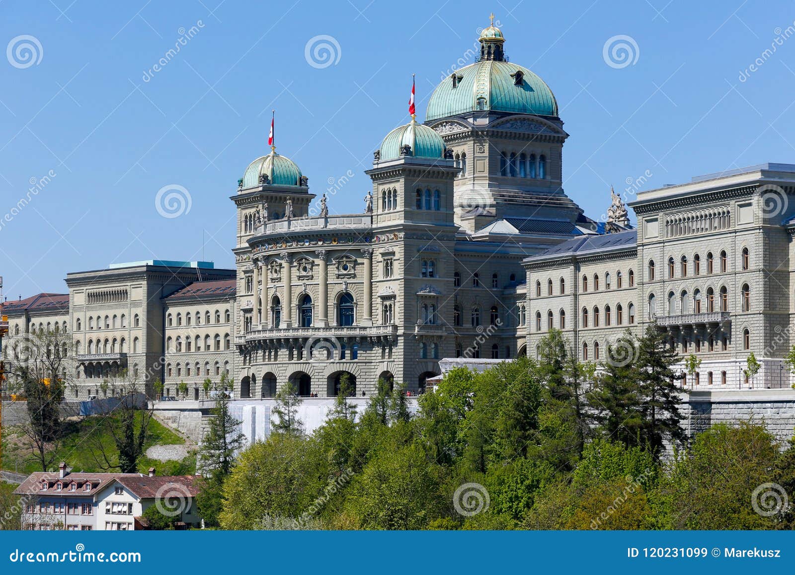 El Edificio Federal Del Palacio En Berna Imagen de archivo editorial ...