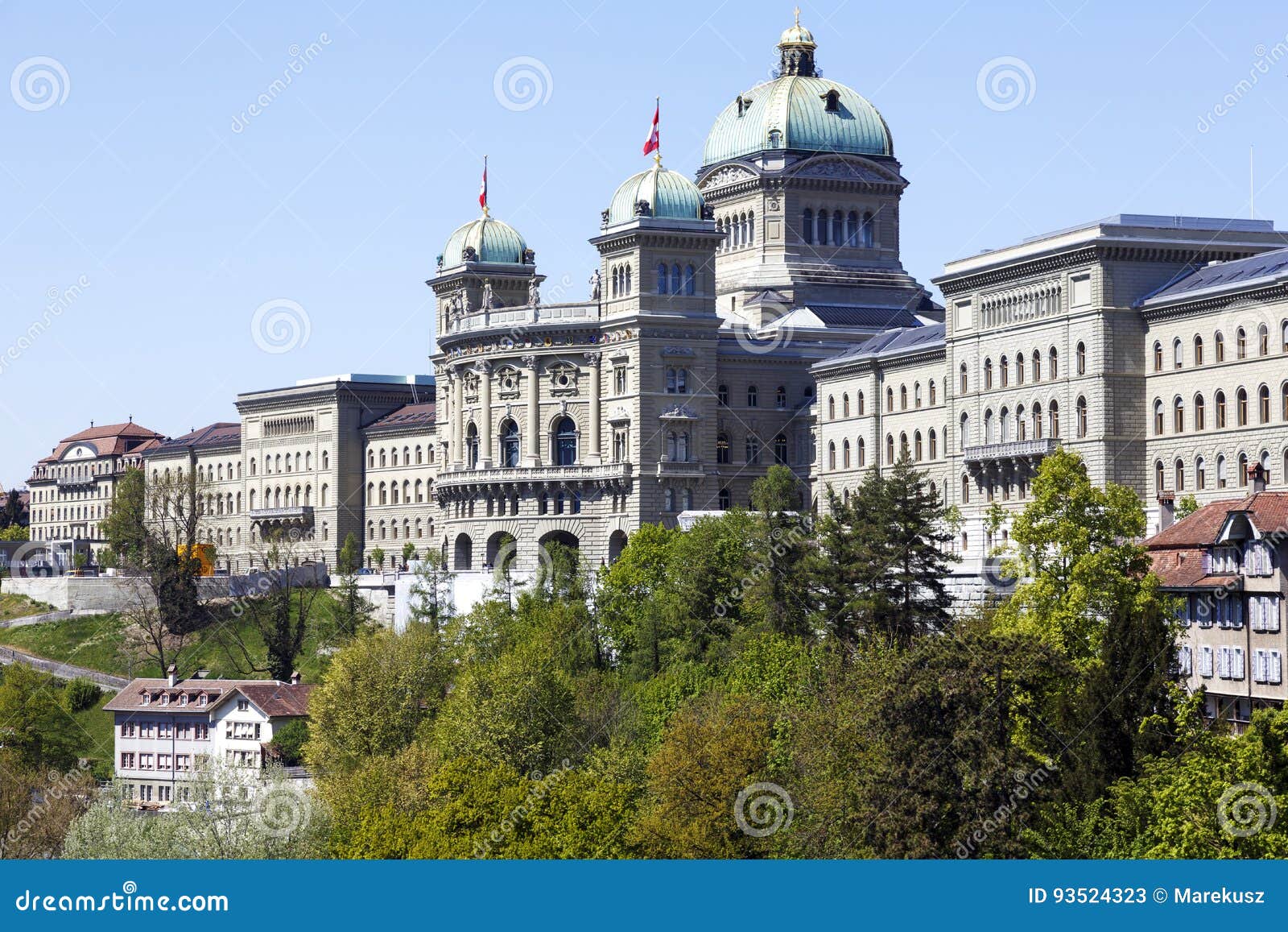 El Edificio Federal Del Palacio En Berna En Suiza Foto de archivo ...