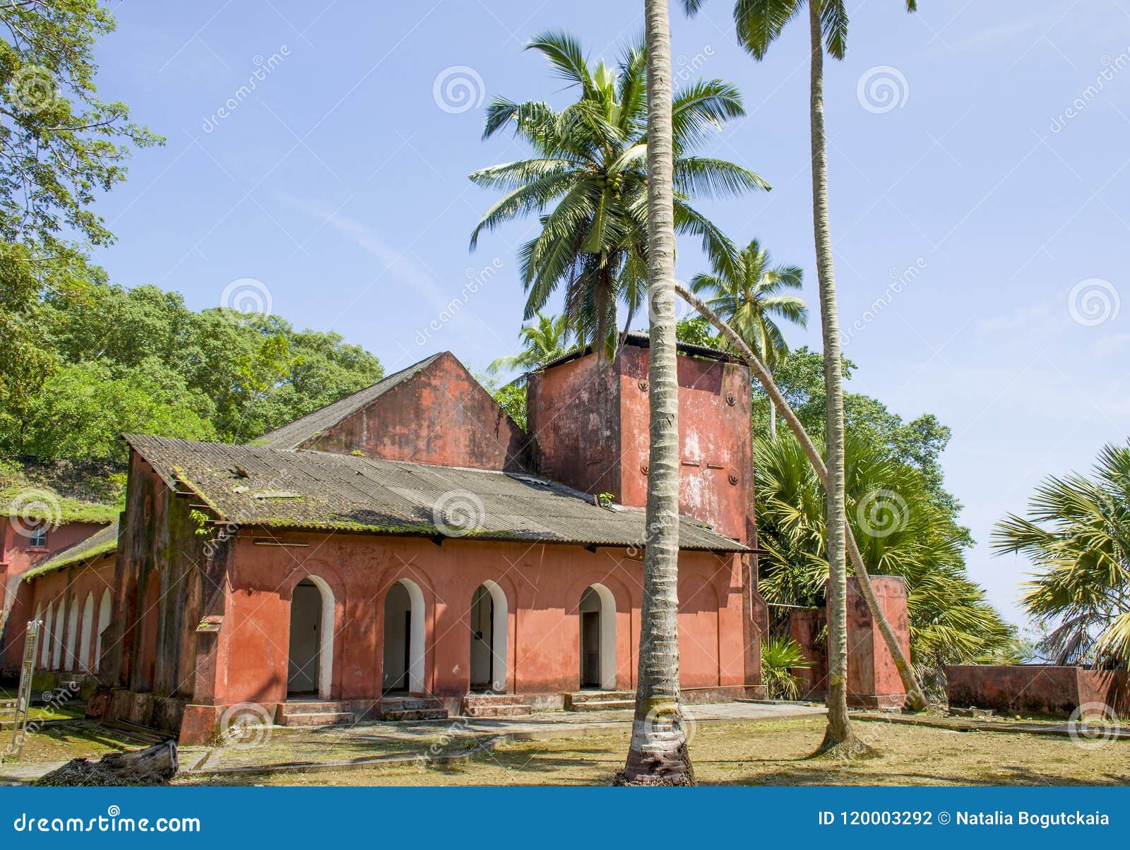 El Edificio Viejo En La Isla Ross Andaman India Foto de archivo ...