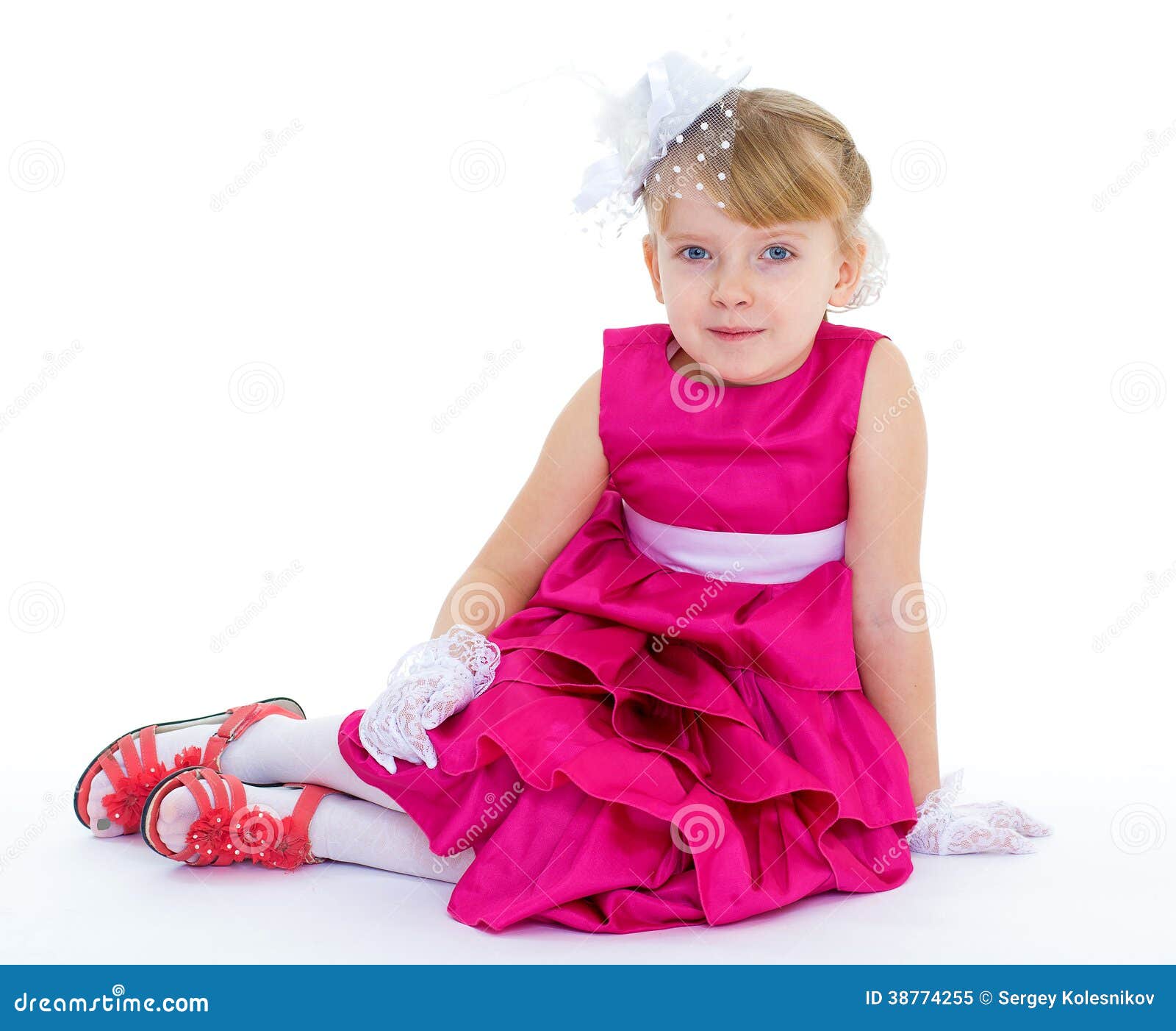 El Encantar Y Niña Muy De Moda Imagen de archivo - Imagen de ladrillo ...