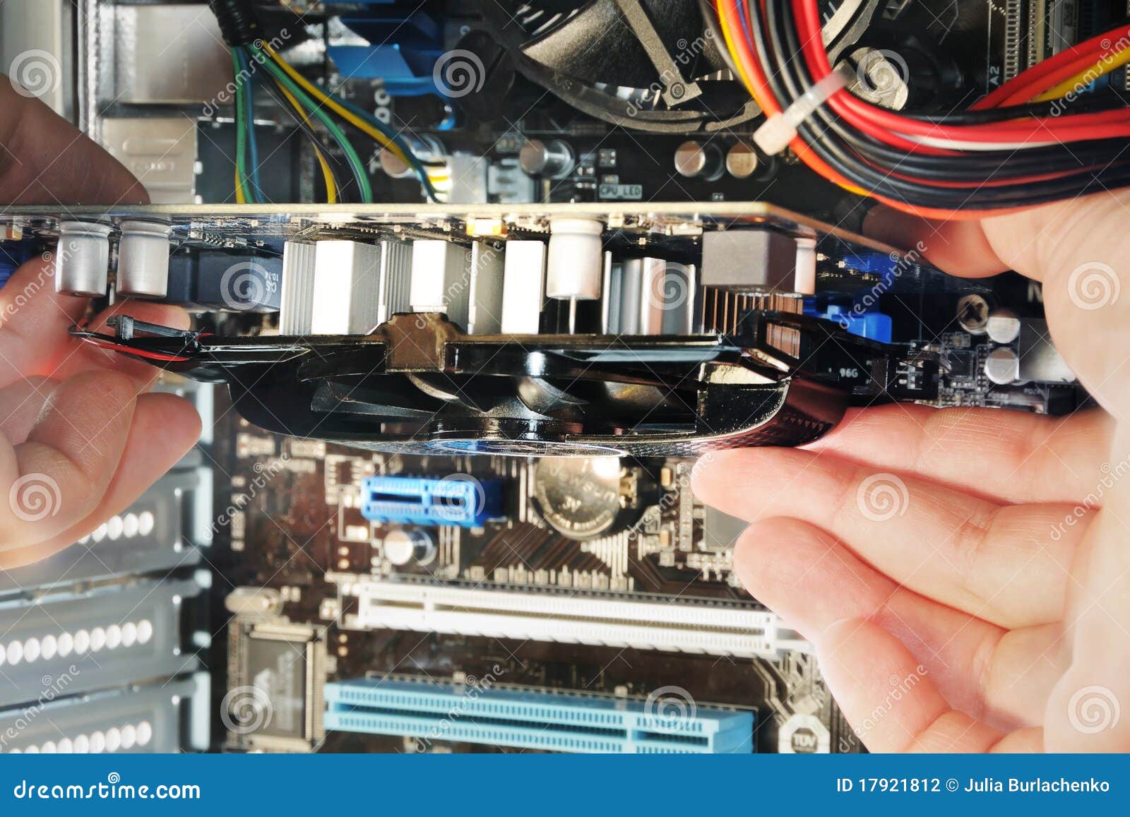 El Ensamblar De Computadora Personal Foto de archivo - Imagen de ...