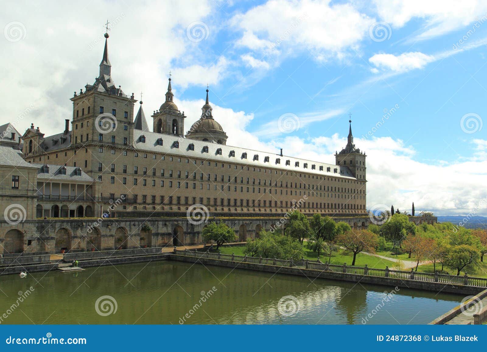 El Escorial monastery stock photo. Image of spain, lorenzo - 24872368