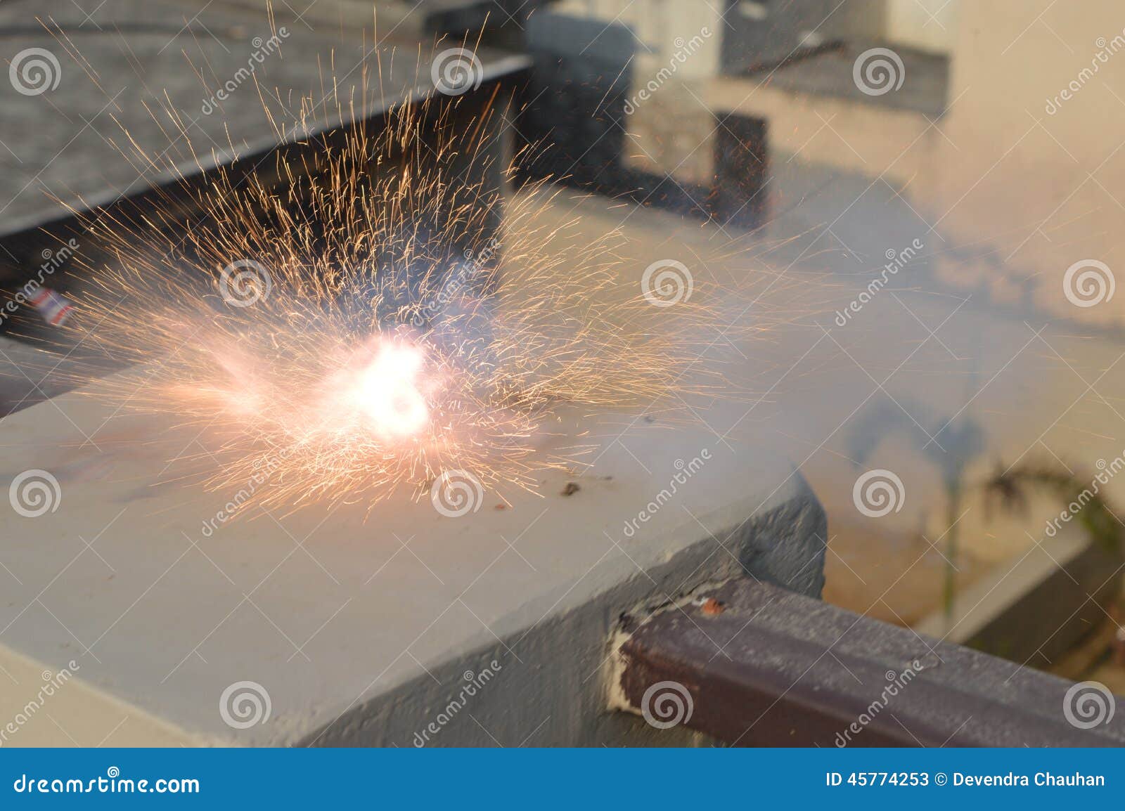 El estallar de la galleta imagen de archivo. Imagen de fuego - 45774253