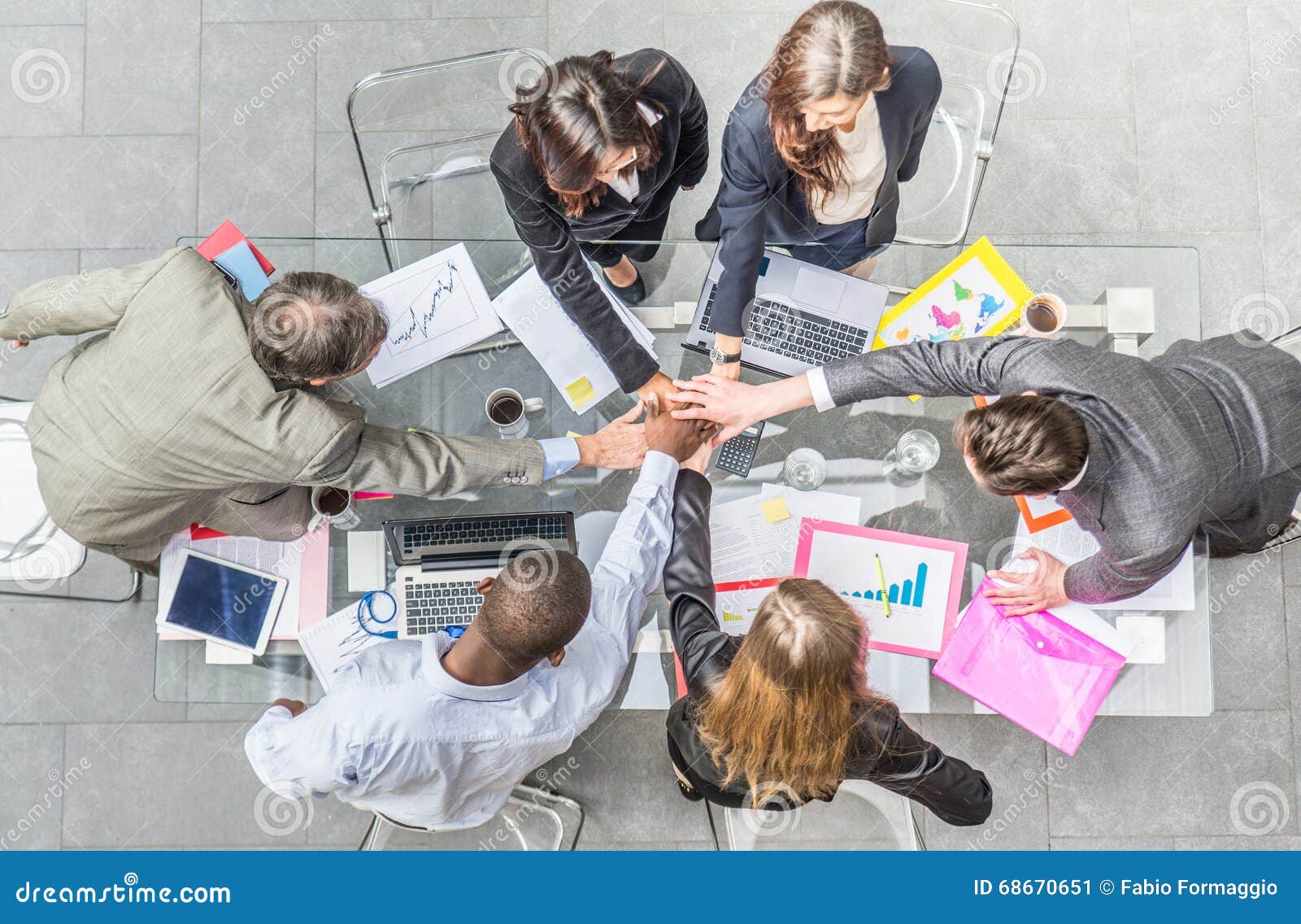 El Exultar Del Equipo Del Negocio Imagen de archivo - Imagen de oficina ...