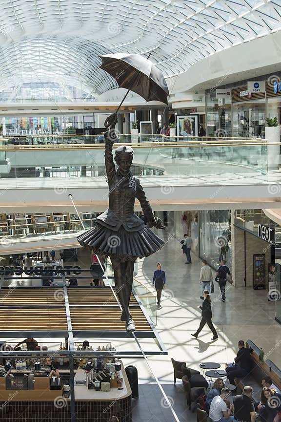 El funámbulo imagen de archivo editorial. Imagen de desarrollo - 92700674