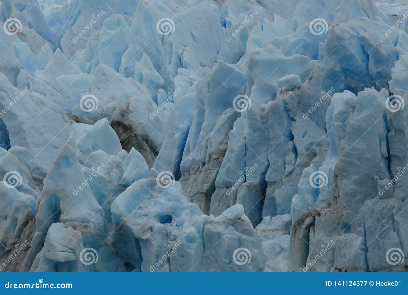 El hielo azul eterno imagen de archivo. Imagen de glaciar - 141124377