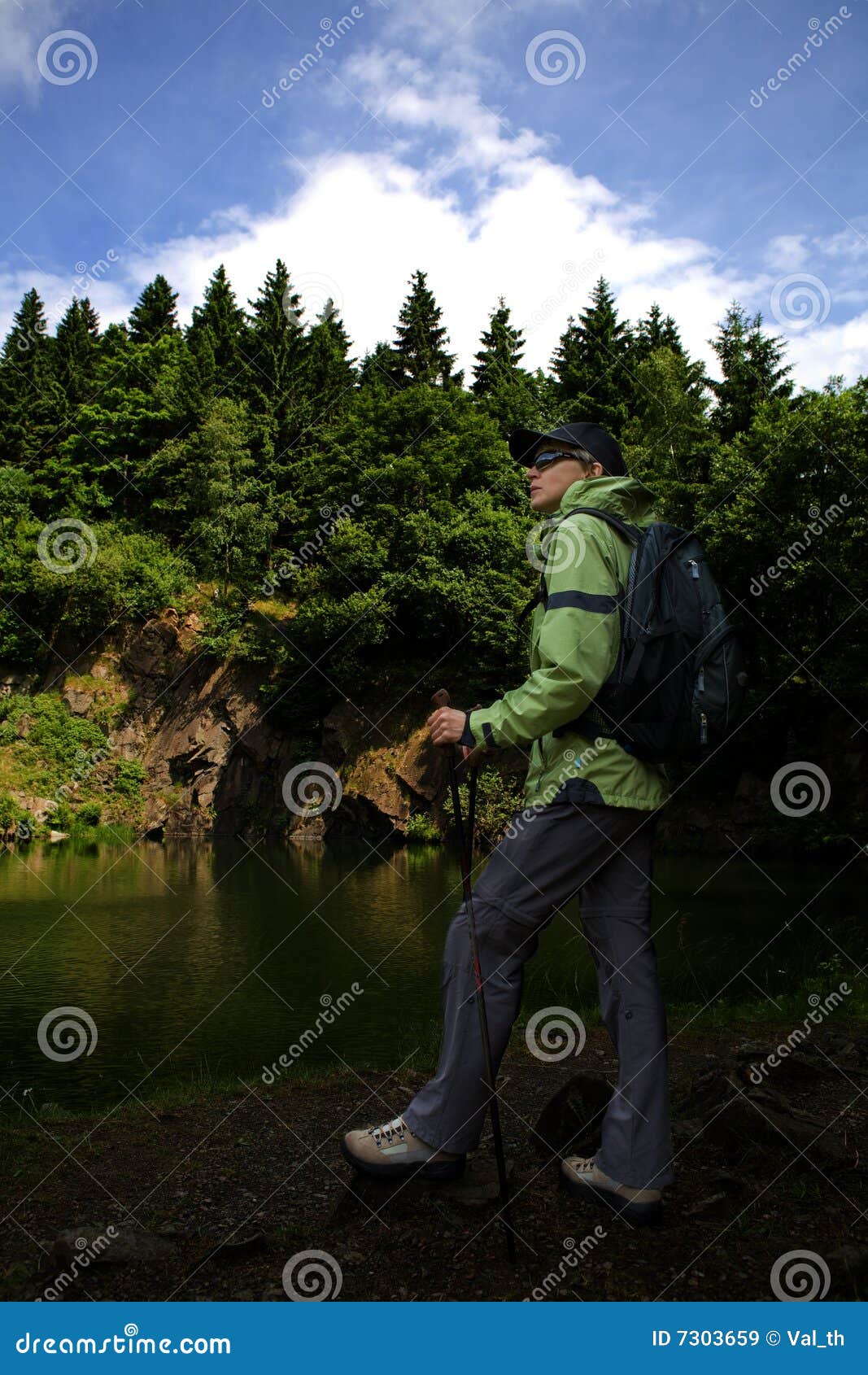 El Ir De Excursión En El Lago Imagen de archivo - Imagen de hembra ...