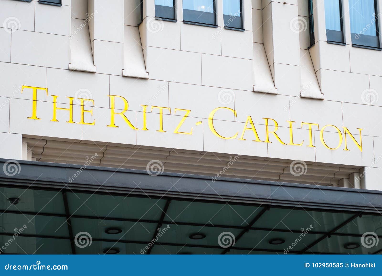 El Logotipo De Ritz Carlton En El Exterior Del Edificio De Ritz Carl Imagen editorial - Imagen ...