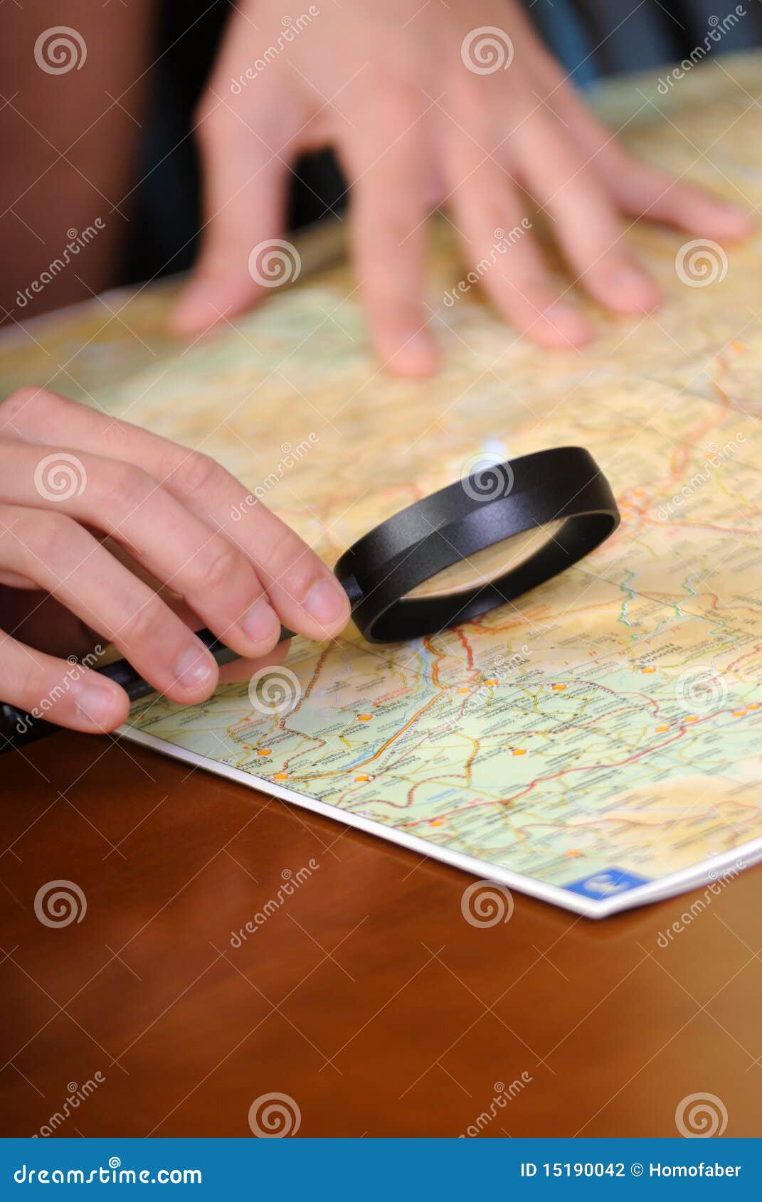 El Magnificar Len Y Una Correspondencia Foto de archivo - Imagen de ...