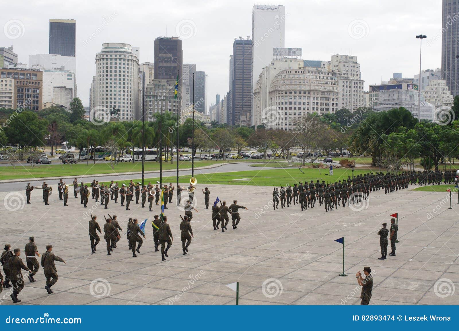 El Marchar Militar De Las Tropas Imagen de archivo editorial - Imagen ...