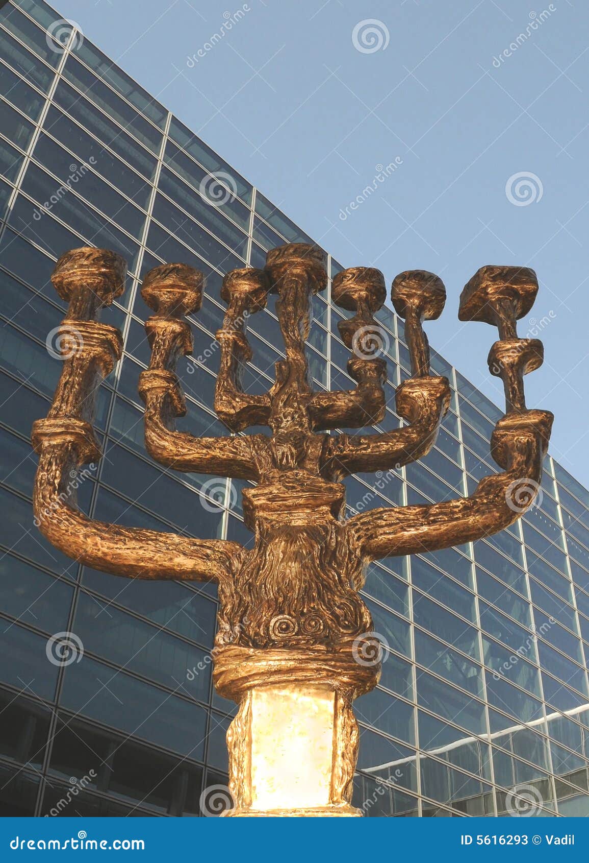 El Menorah imagen de archivo. Imagen de detalle, banquete - 5616293