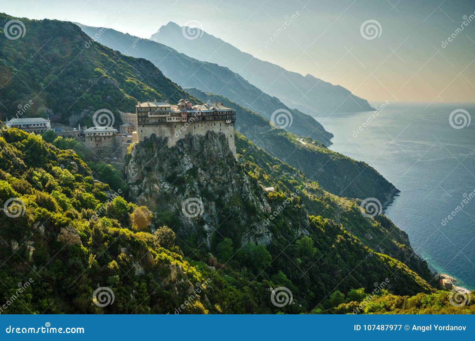 El Monasterio De Simonopetra Imagen de archivo - Imagen de recorrido ...