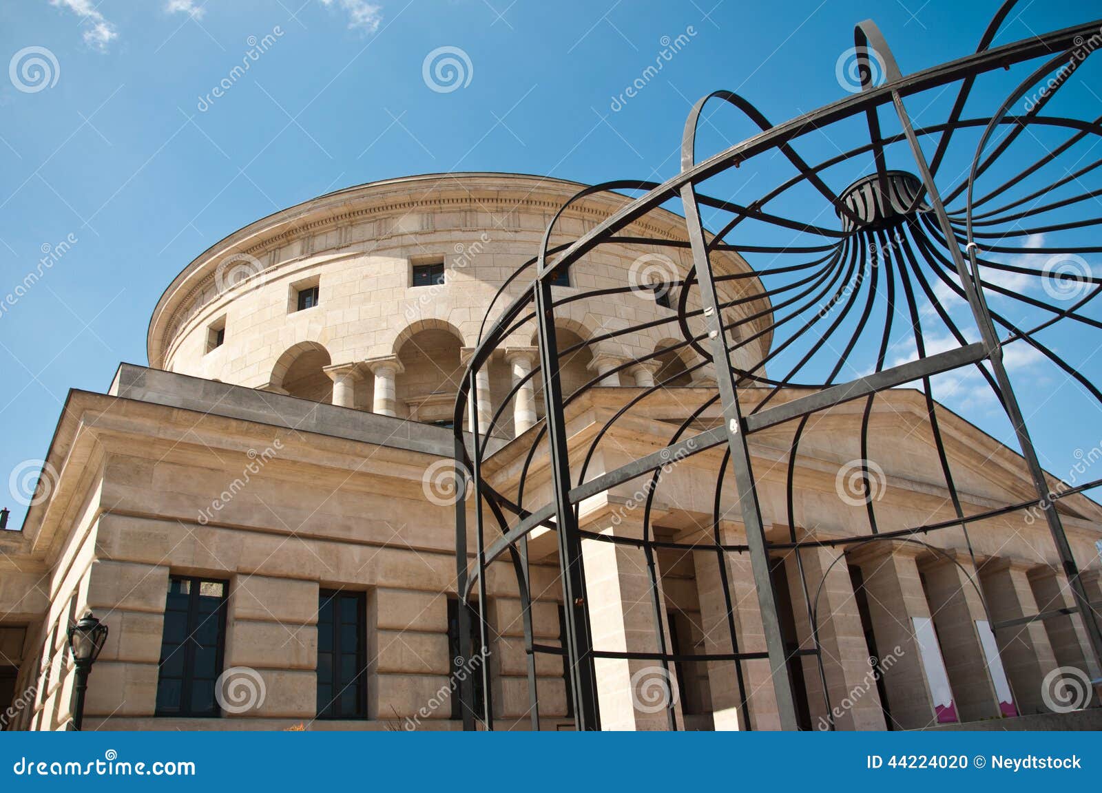 El monumento de la Rotonda imagen editorial. Imagen de francia - 44224020