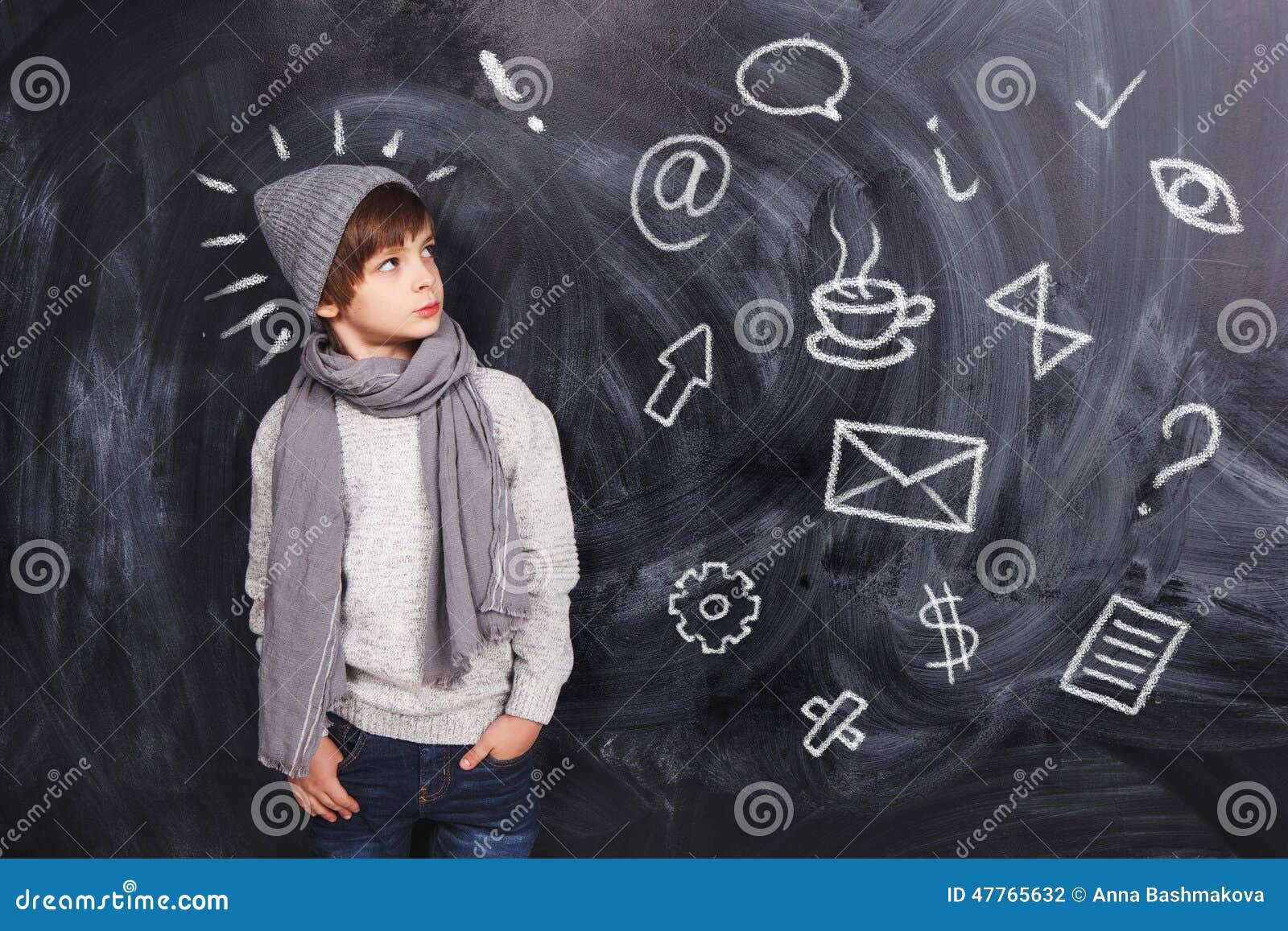El Muchacho En La Cabeza Mucha Información Foto de archivo - Imagen de ...