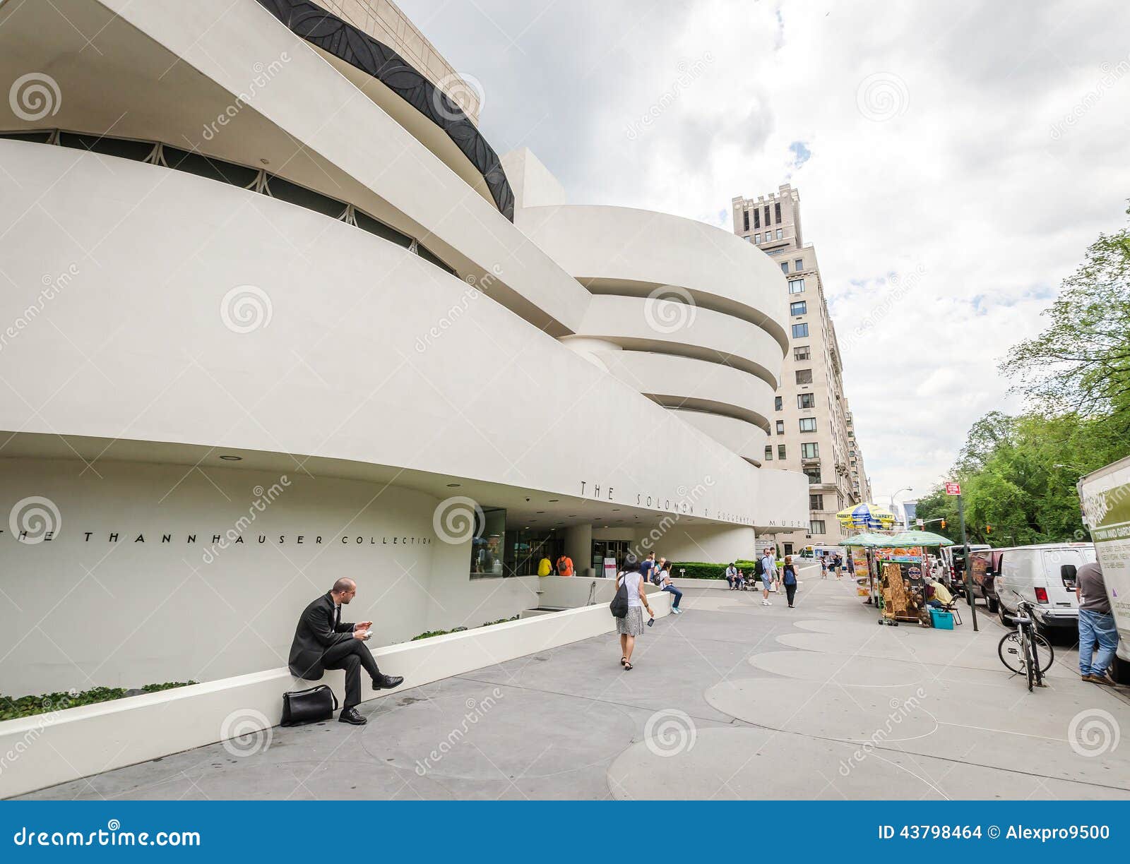 El Museo De Solomon R Museo De Guggenheim Imagen de archivo editorial ...