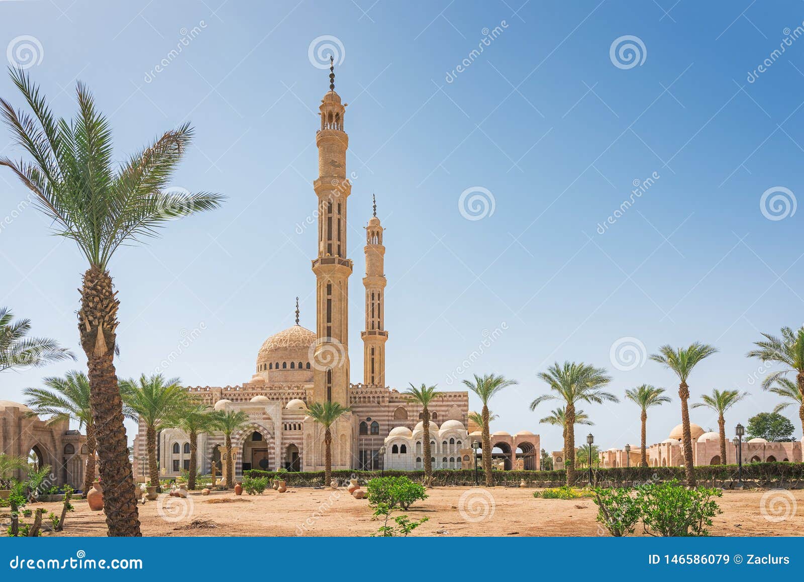 El Mustafa Mosque stock image. Image of mosque, desert - 146586079