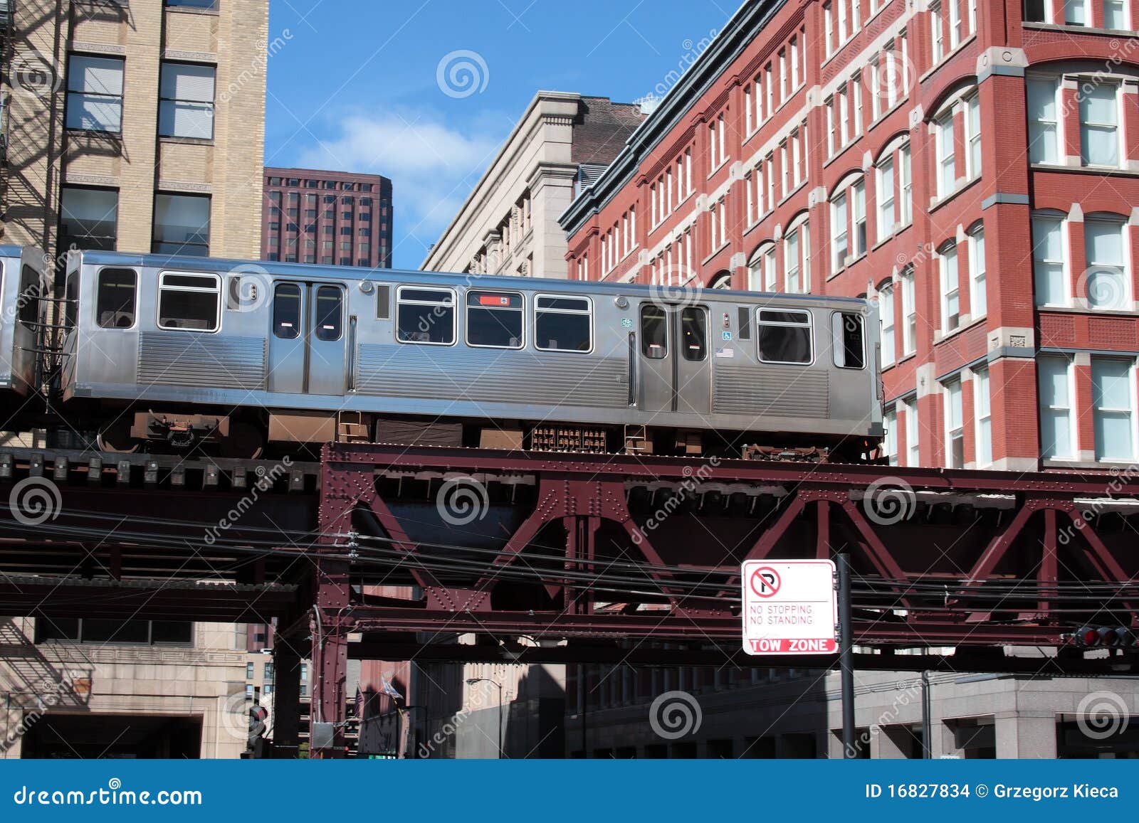 El. Overhead Commuter Train in Chicago Stock Photo - Image of track ...