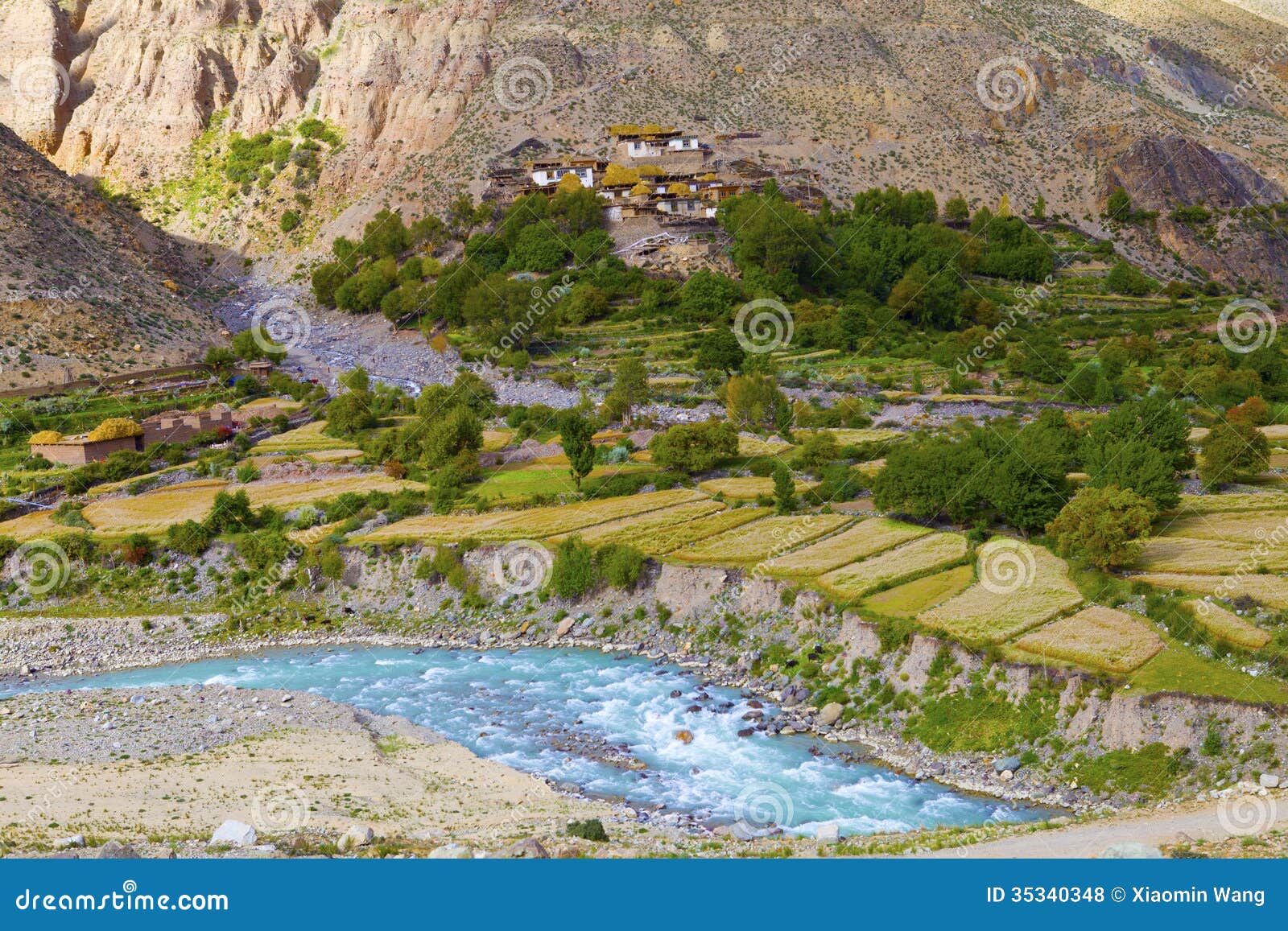El paisaje de Tíbet foto de archivo. Imagen de azul, duna - 35340348