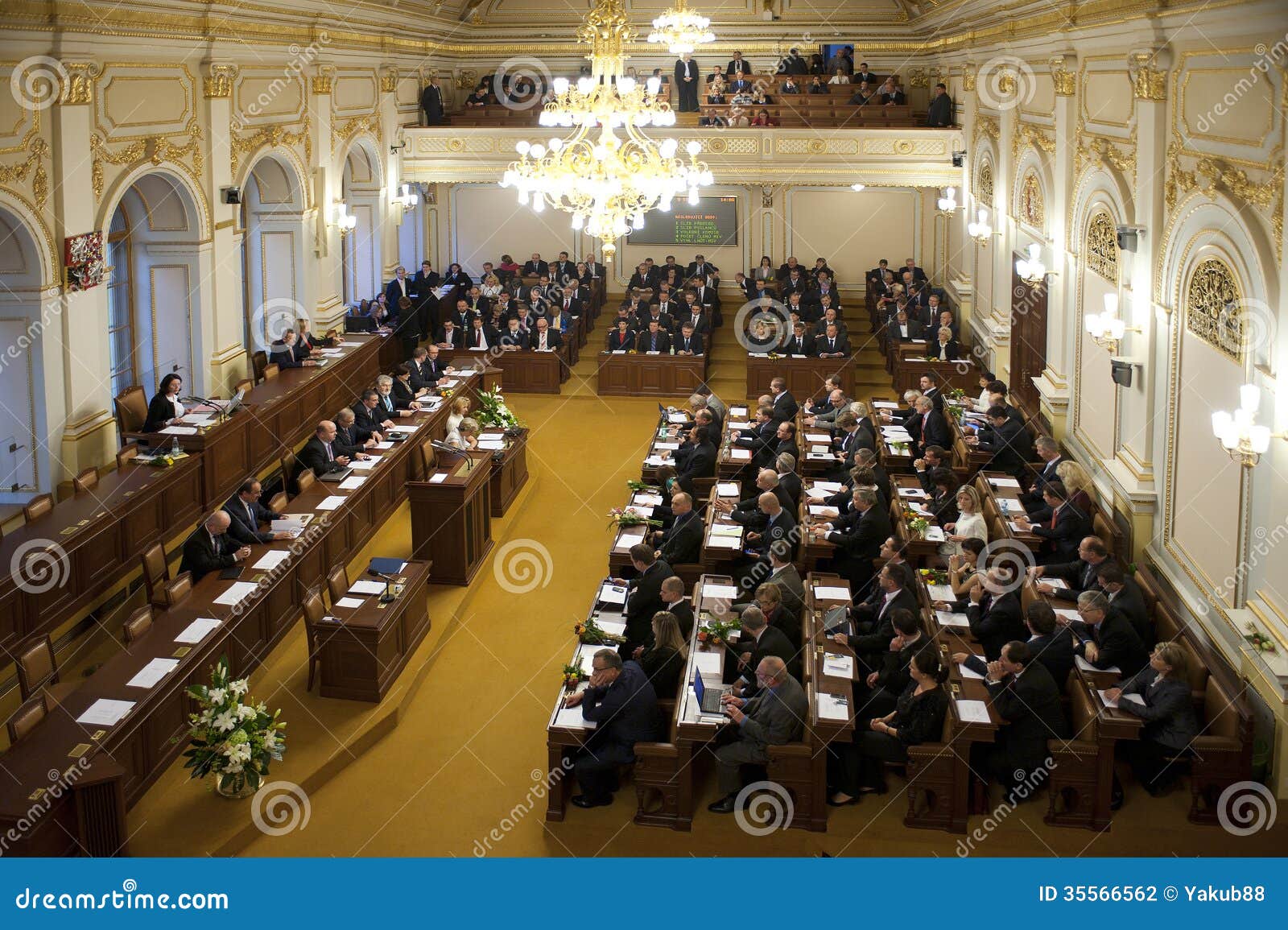 El parlamento checo fotografía editorial. Imagen de checo - 35566562