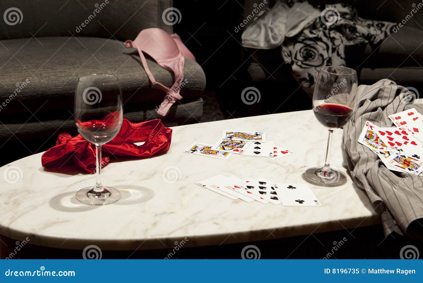 El Perder En El Póker De Tira Imagen de archivo - Imagen de copa, rojo ...