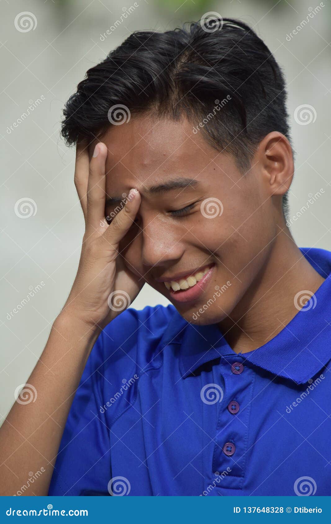 El Preguntarse Masculino Adolescente Foto de archivo - Imagen de ...