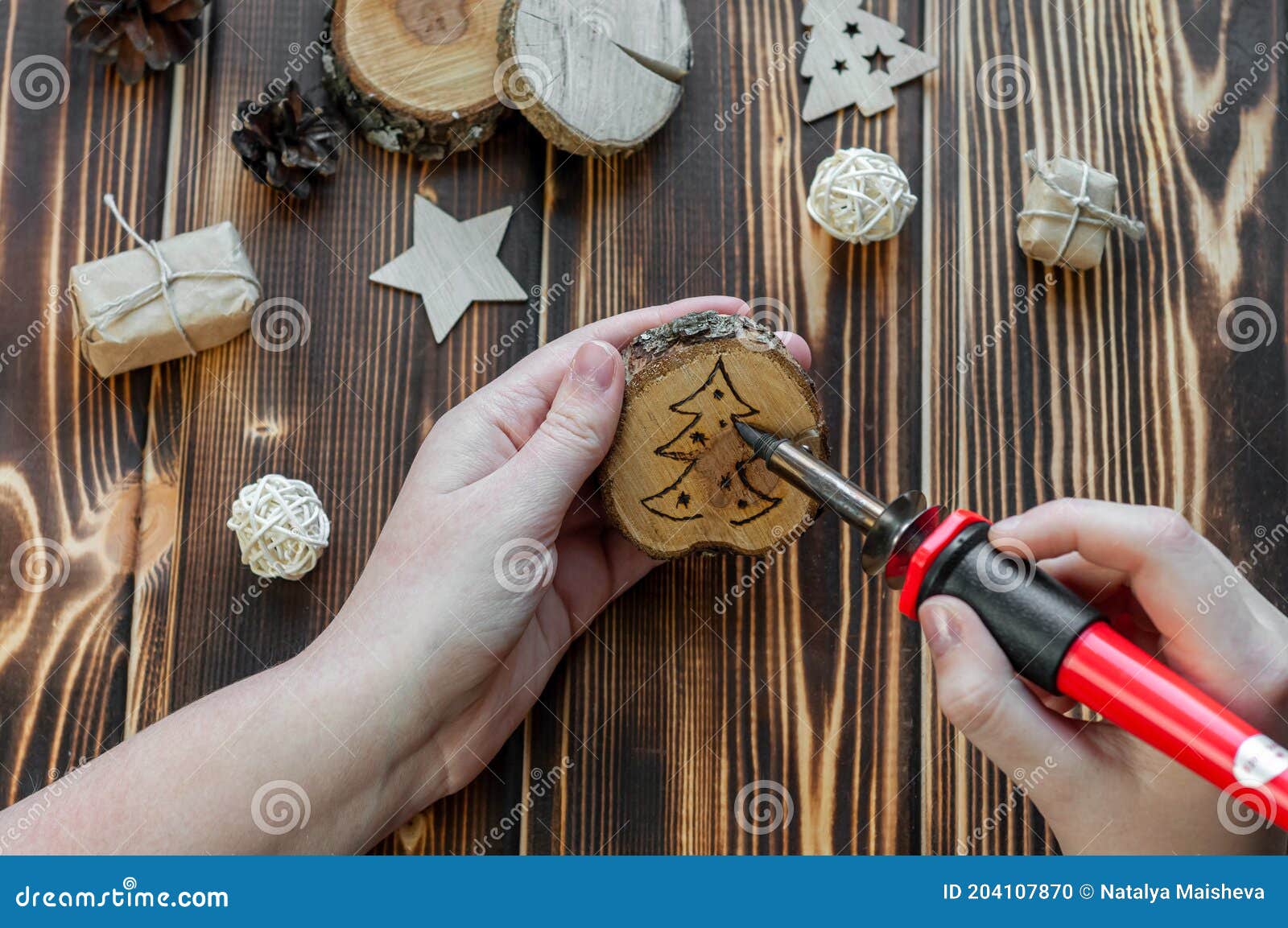 El Proceso De Quemar Madera Como Hobby Como Actividad En Cuarentena ...