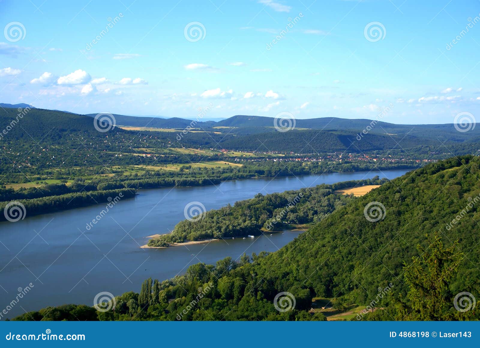 El río de Danubio foto de archivo. Imagen de recorrido - 4868198
