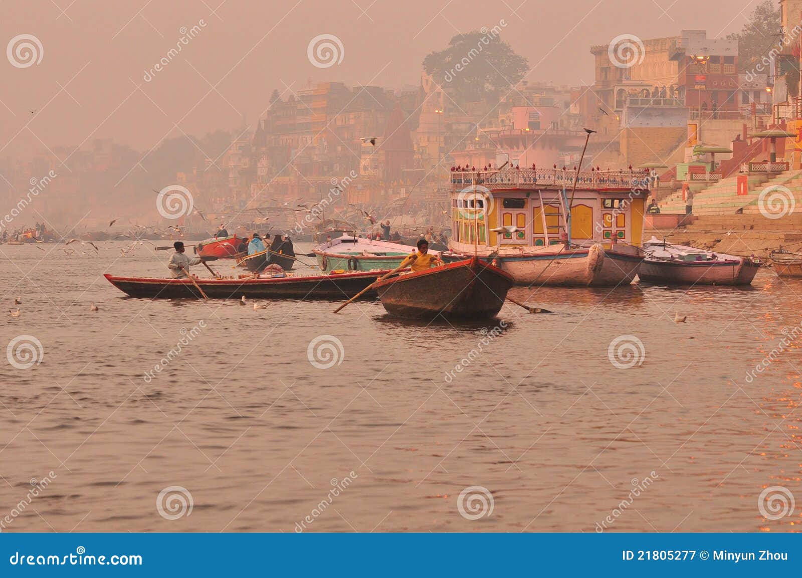 El río de Ganges. La India fotografía editorial. Imagen de hermoso ...