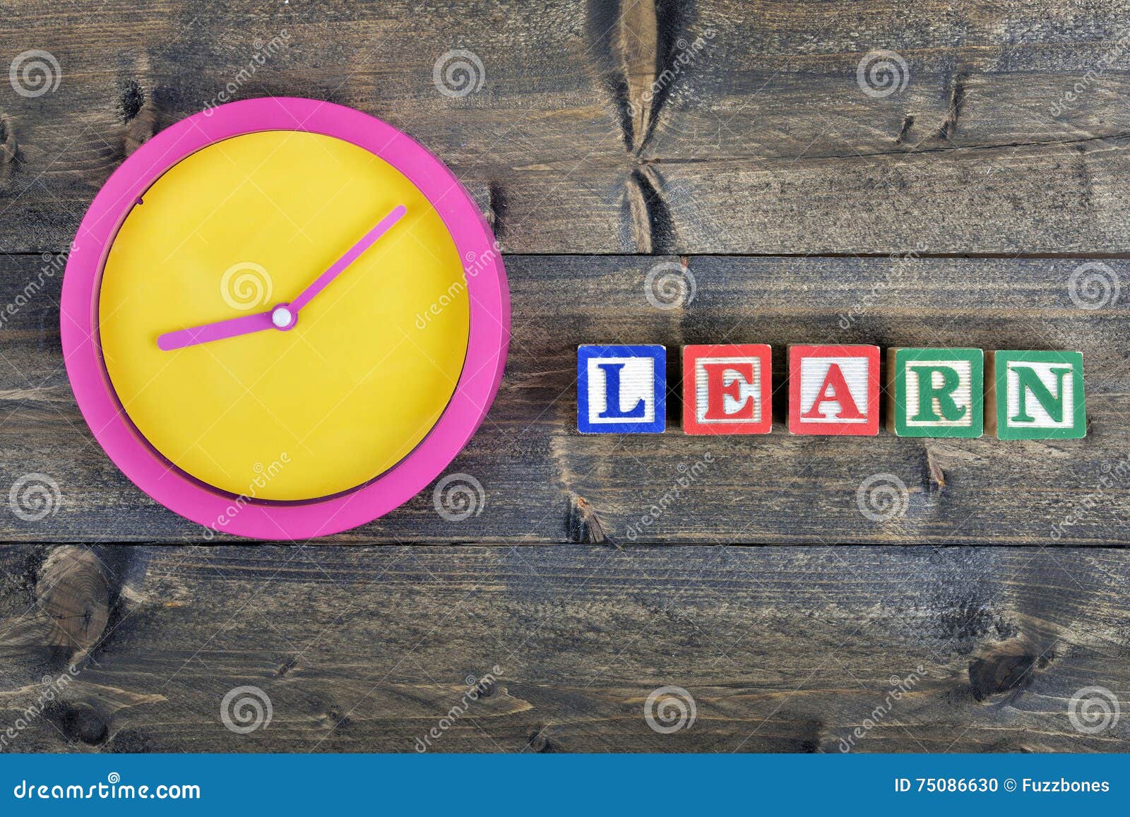 El Reloj Y La Palabra Aprenden Foto de archivo - Imagen de viejo, hora ...