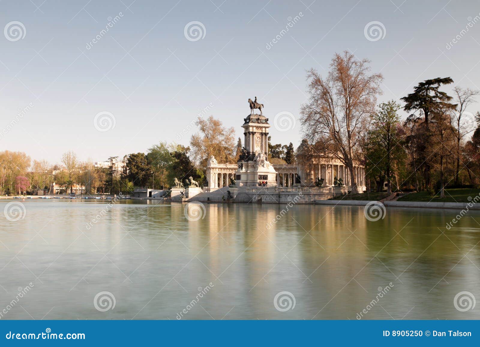 El retiro gardens stock photo. Image of recreation, space - 8905250