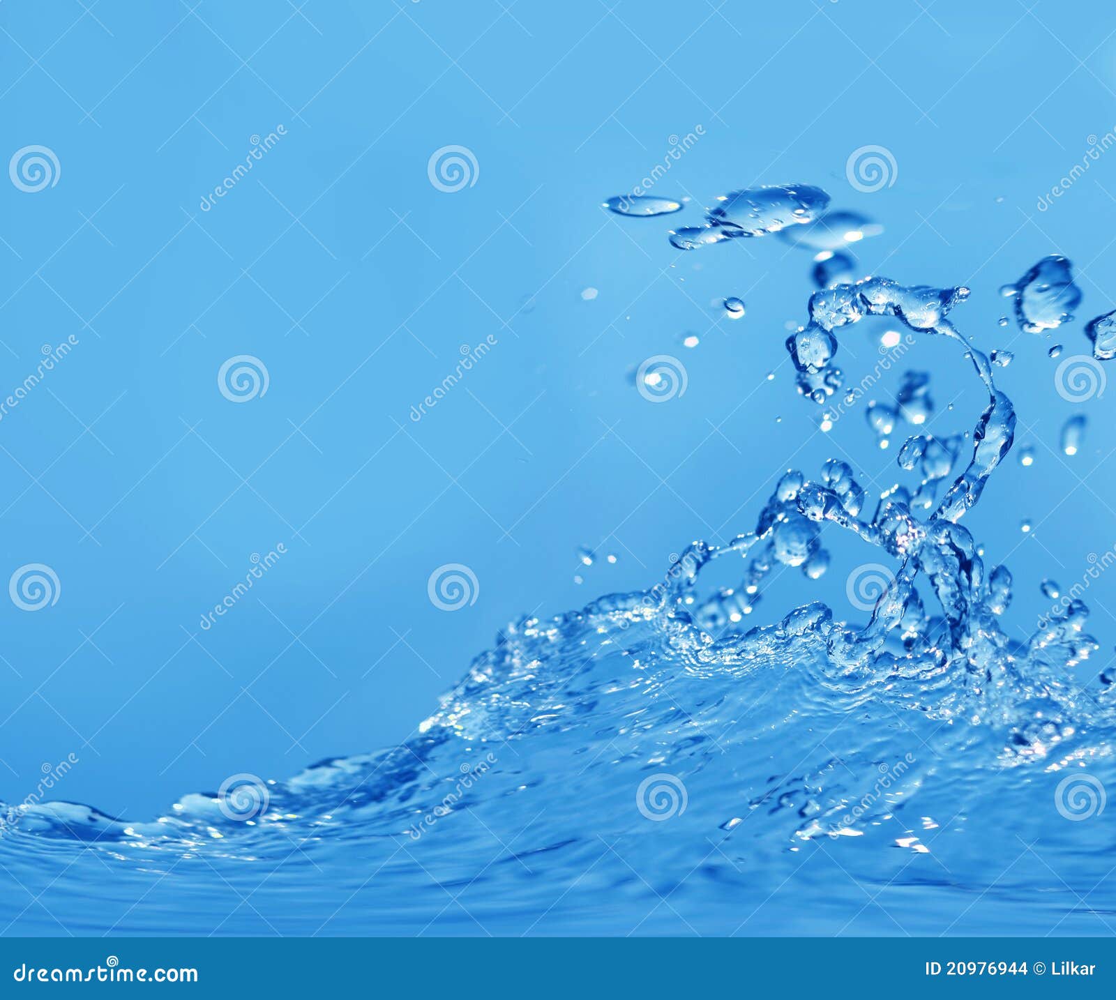 El salpicar del agua foto de archivo. Imagen de liso - 20976944