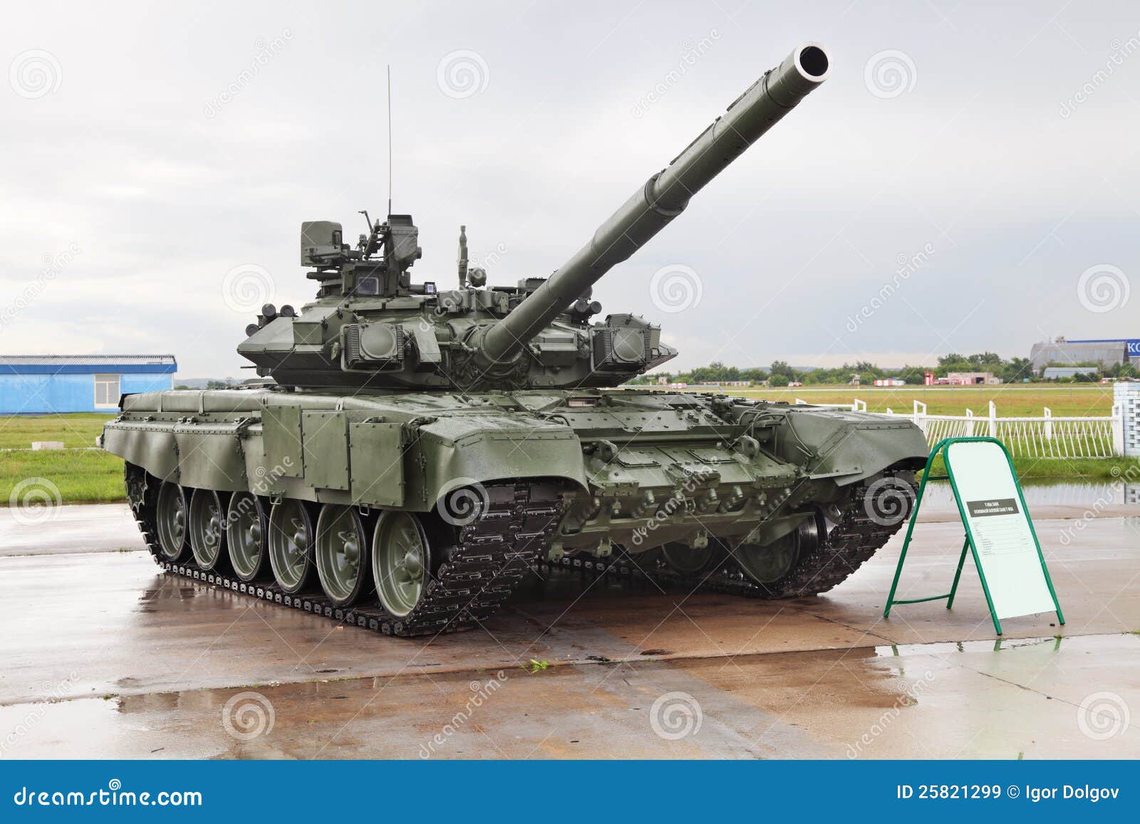 El tanque T-90 imagen de archivo editorial. Imagen de guerra - 25821299