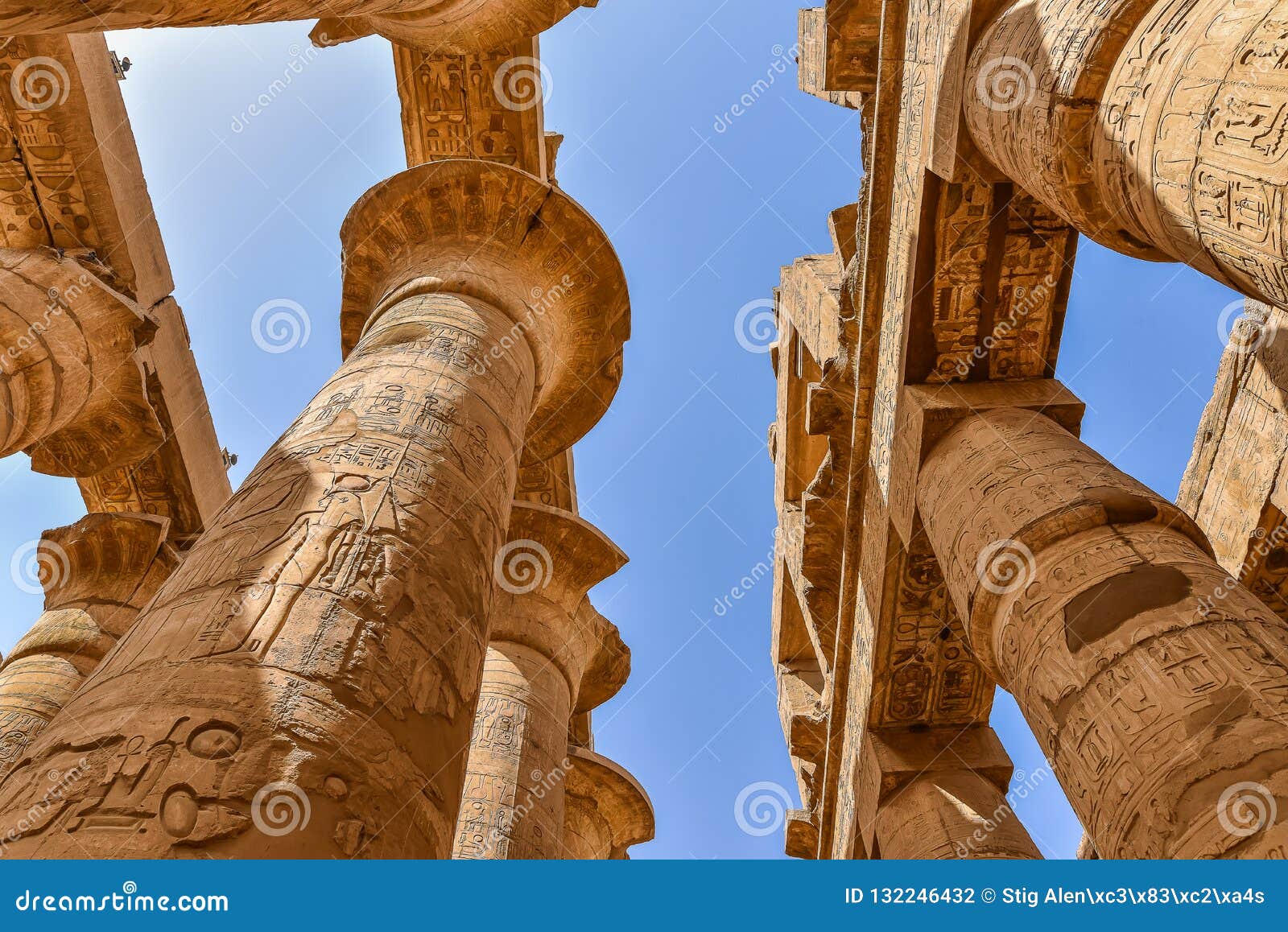 El Templo De Amon-re En Karnak Foto de archivo - Imagen de piedra ...