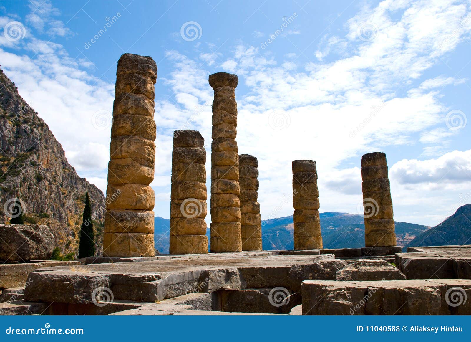 El Templo De Apolo En Delphi, Grecia Foto de archivo - Imagen de piedra ...