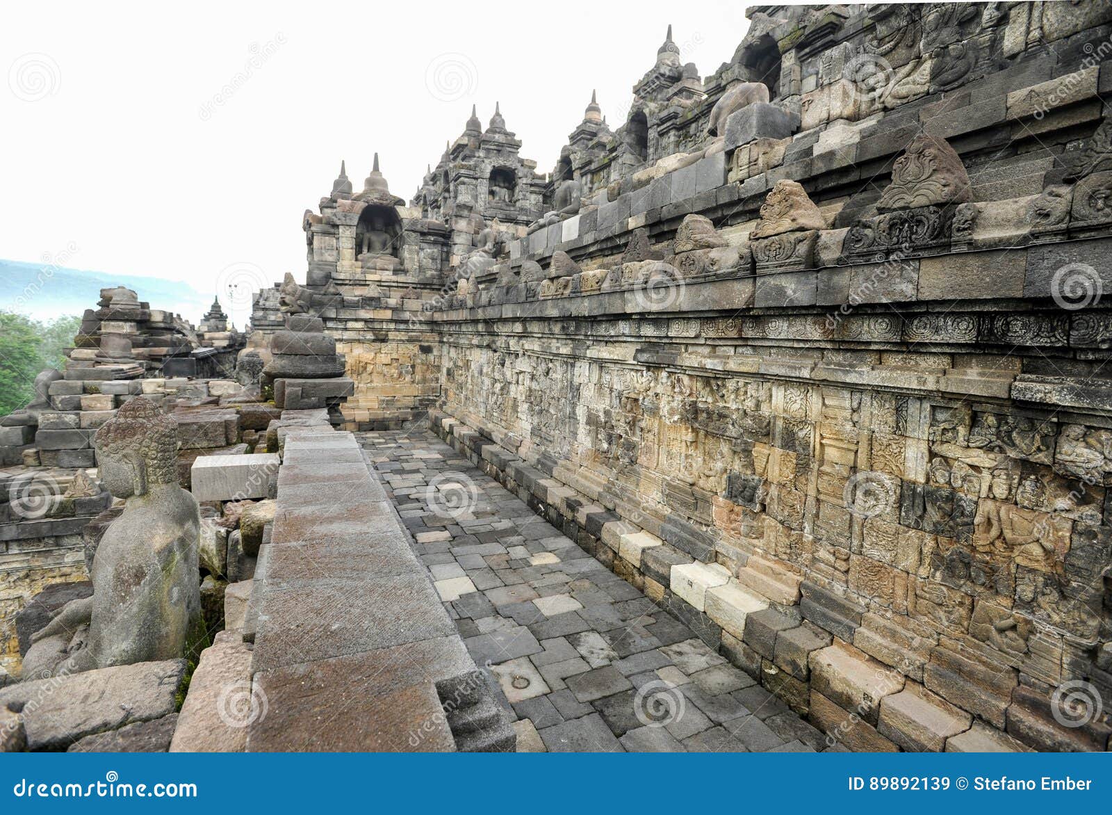 El Templo De Borobudur En Java, Indonesia Imagen de archivo - Imagen de ...