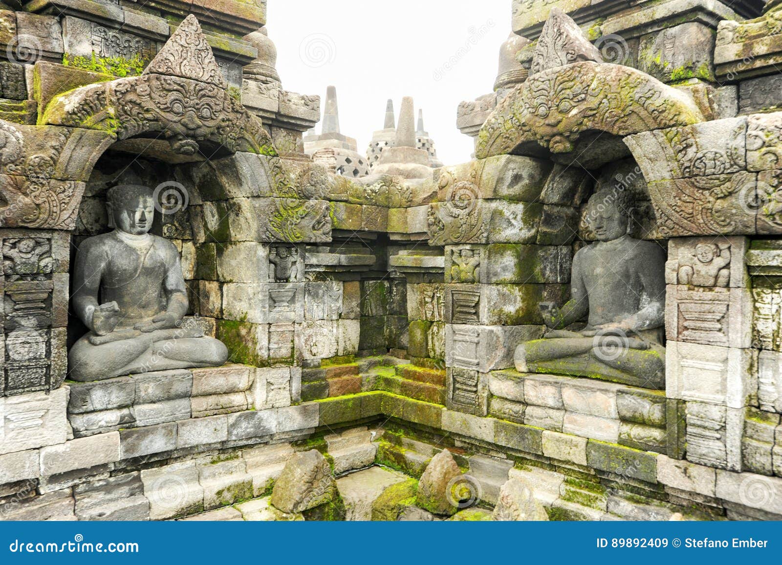 El Templo De Borobudur En Java, Indonesia Imagen de archivo - Imagen de ...