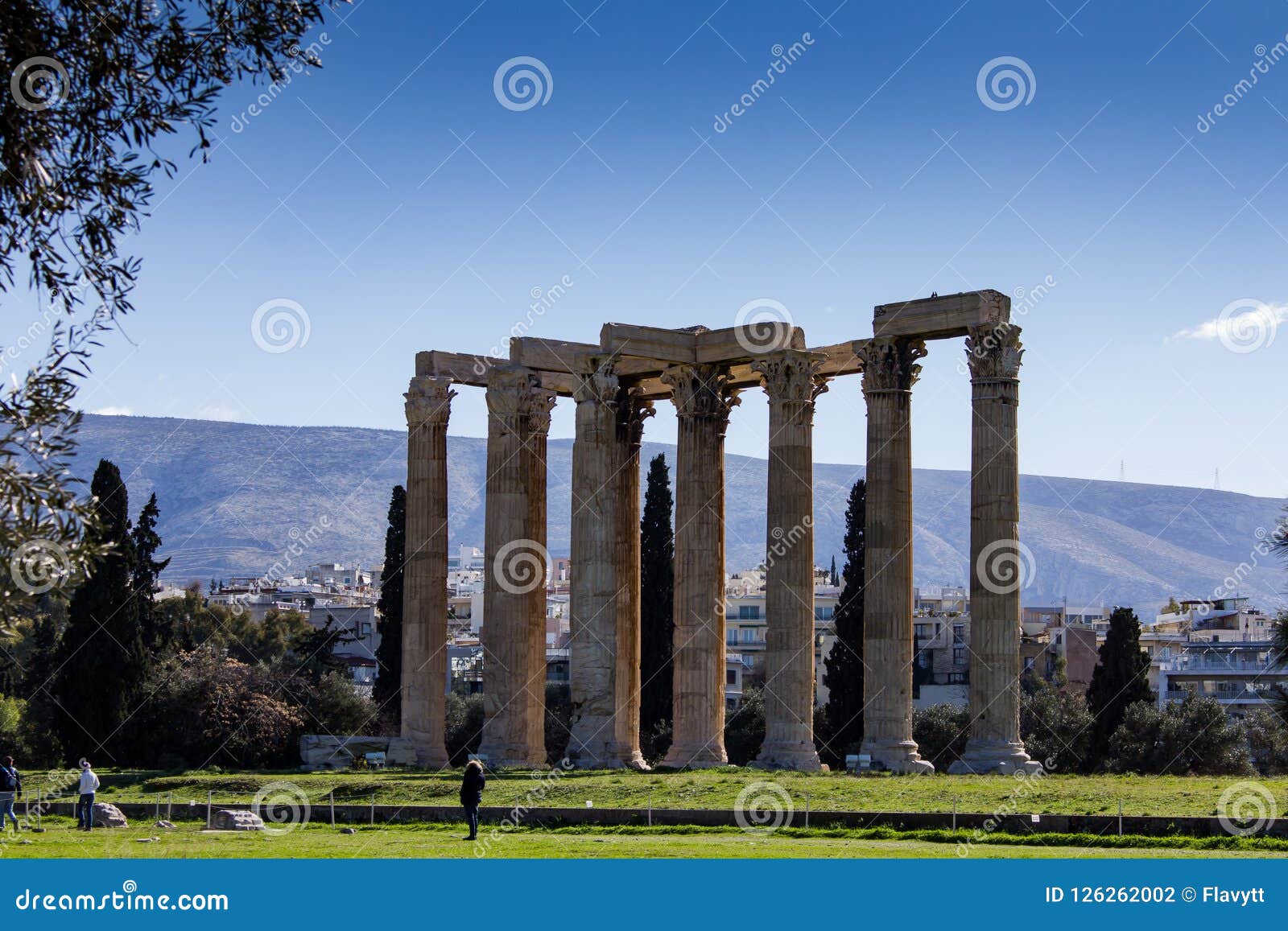 El Templo Del Zeus Olímpico Fotografía editorial - Imagen de colosal ...